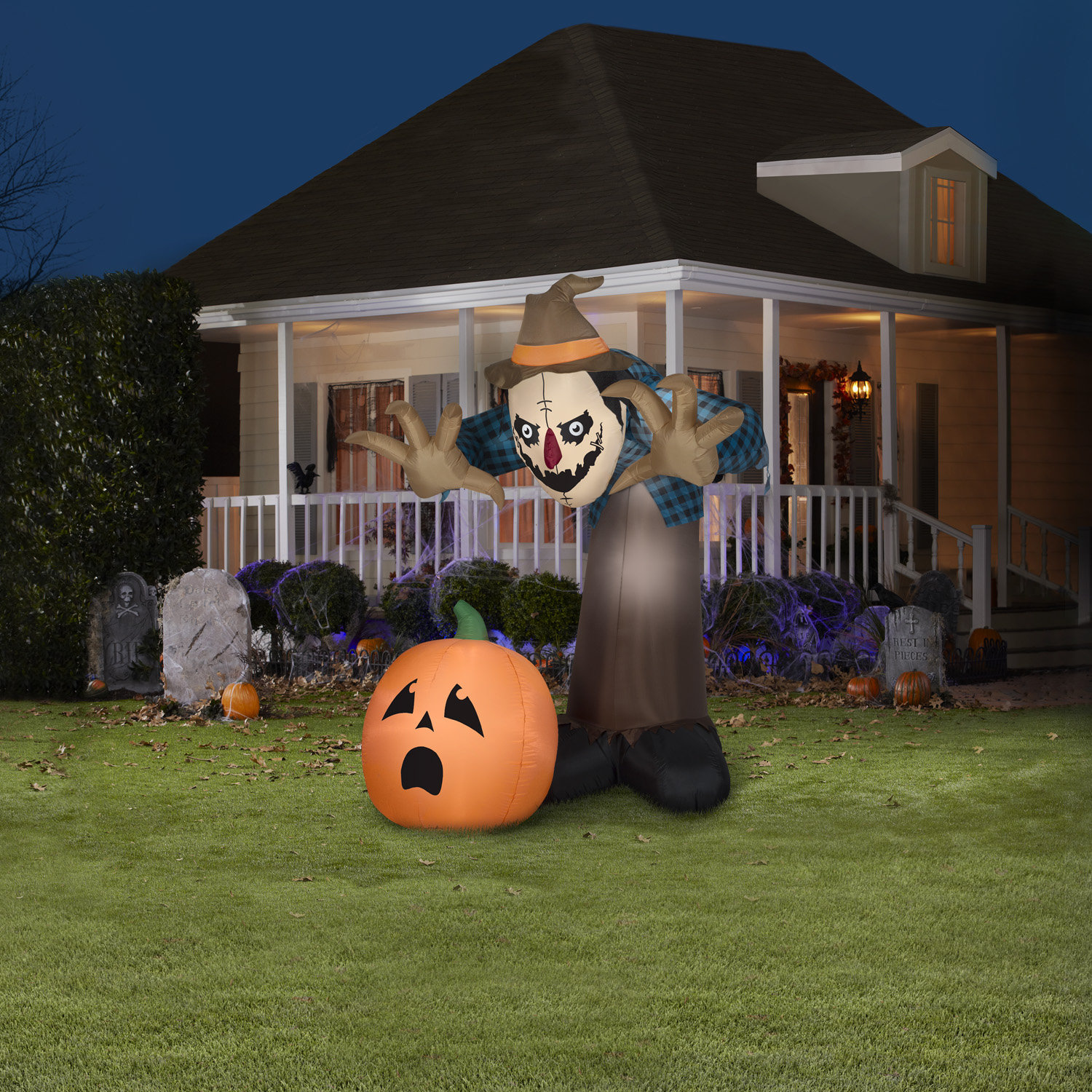 Gemmy Industries Giant Animated Halloween Inflatable Scarecrow ...