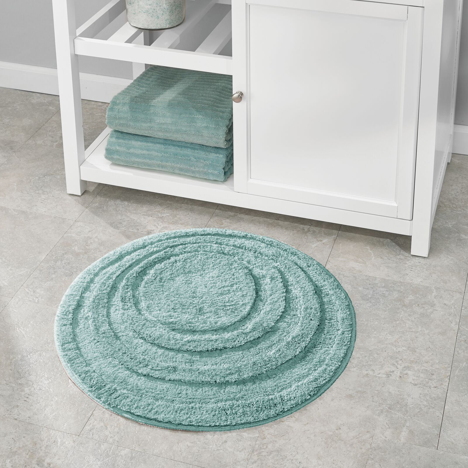 mDesign Round Microfiber Bathroom Spa Mat, Accent Rug, Machine Washable ...
