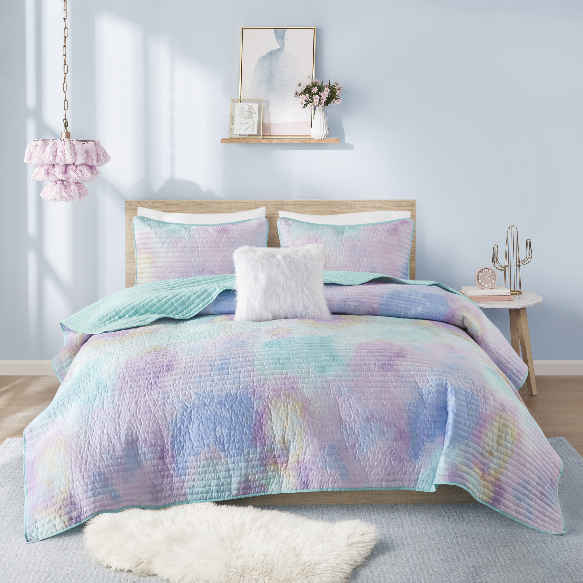 Intelligent Design Cassiopeia Watercolor Tie Dye Printed Quilt Set ...
