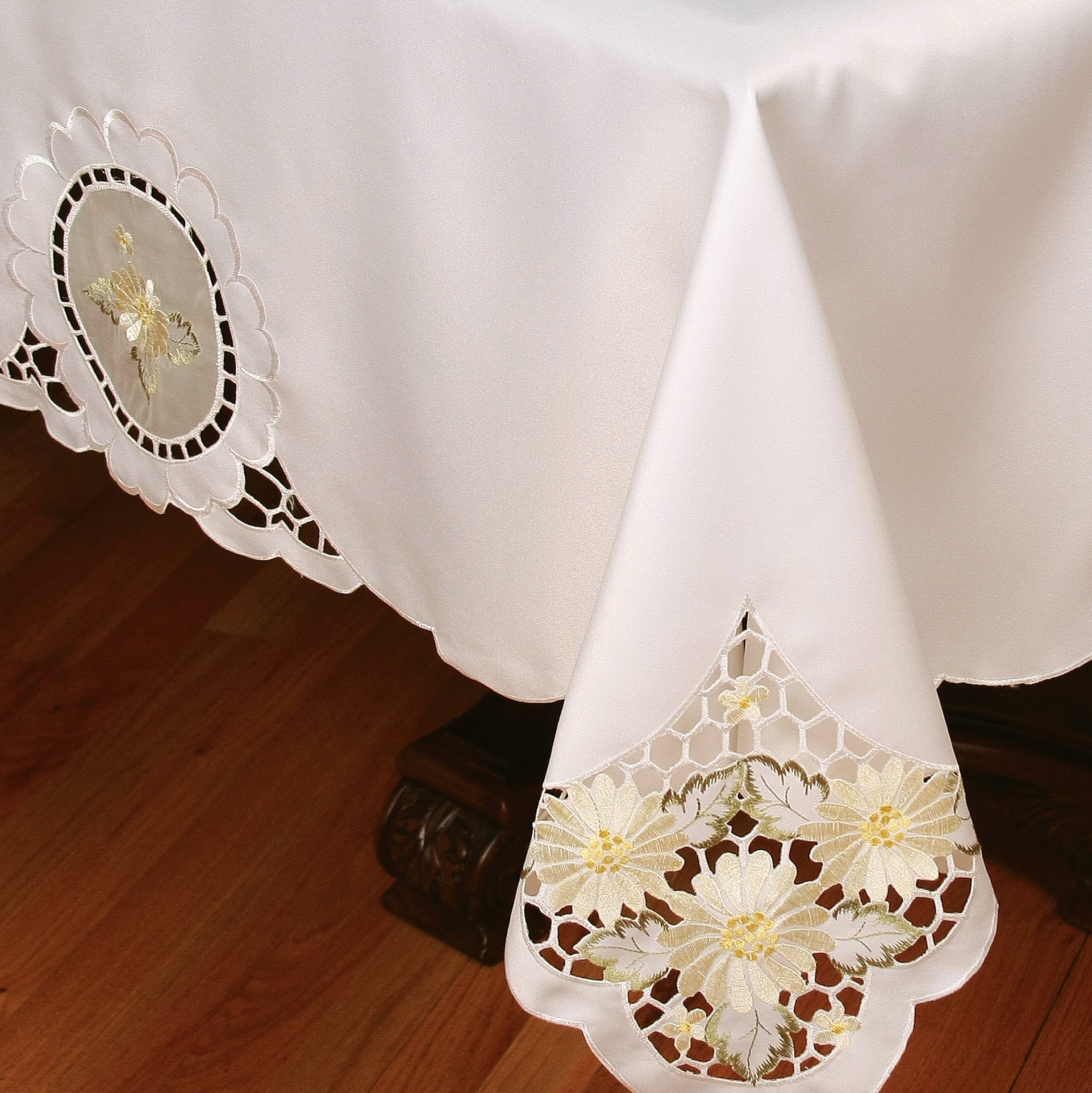 Charlton Home® Sherell Embroidered Cutwork Tablecloth & Reviews | Wayfair