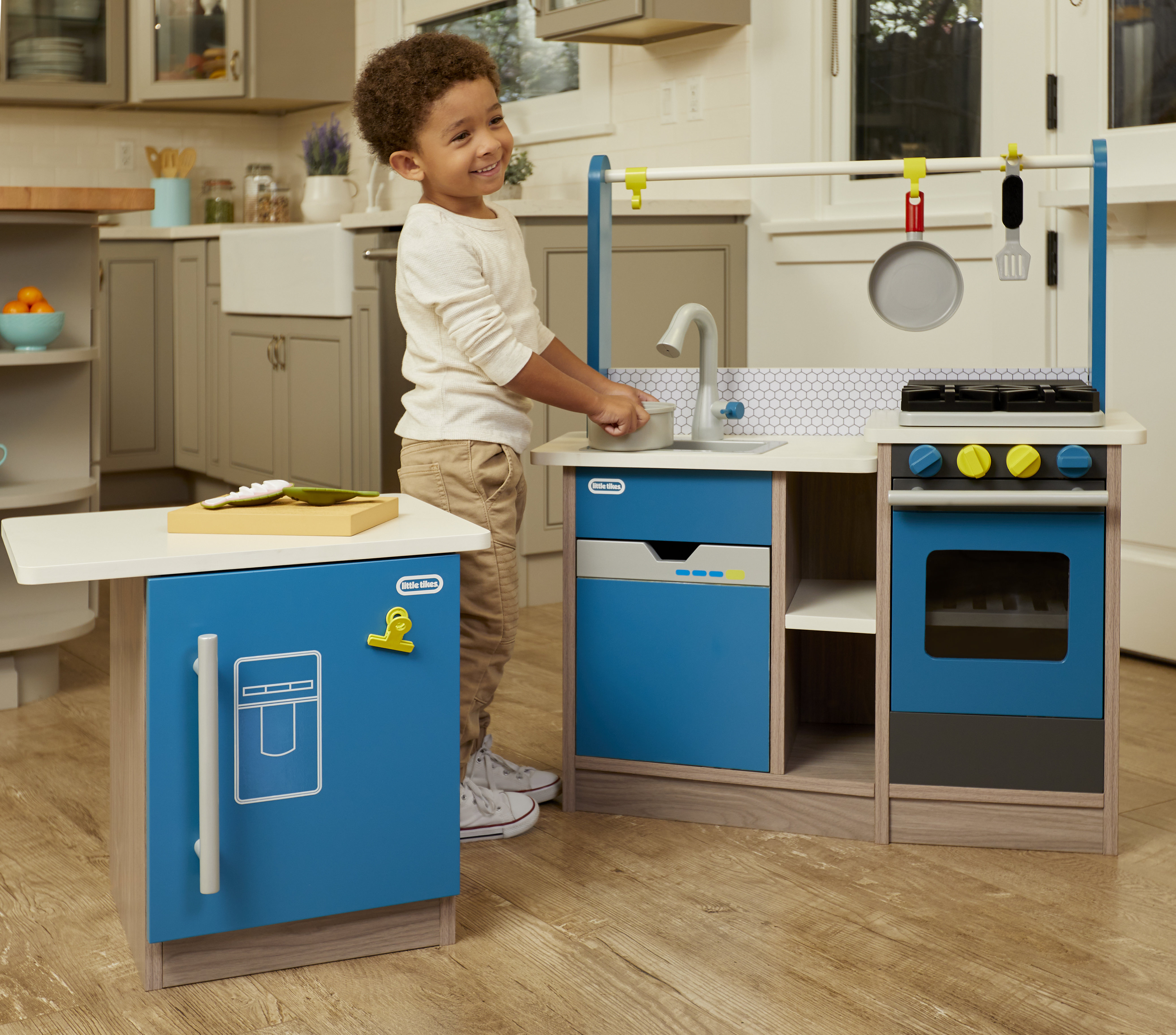 Little Tikes Real Wood Kitchen With Island & Reviews | Wayfair