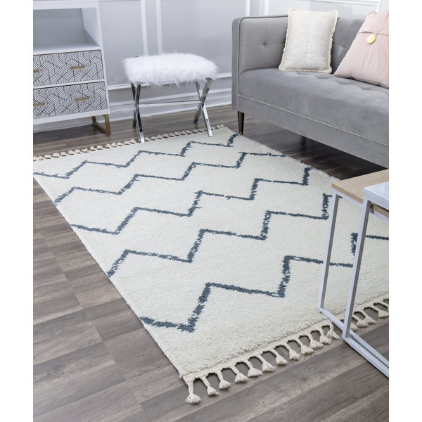 CosmoLiving by Cosmopolitan Chevron Machine Woven White Area Rug ...