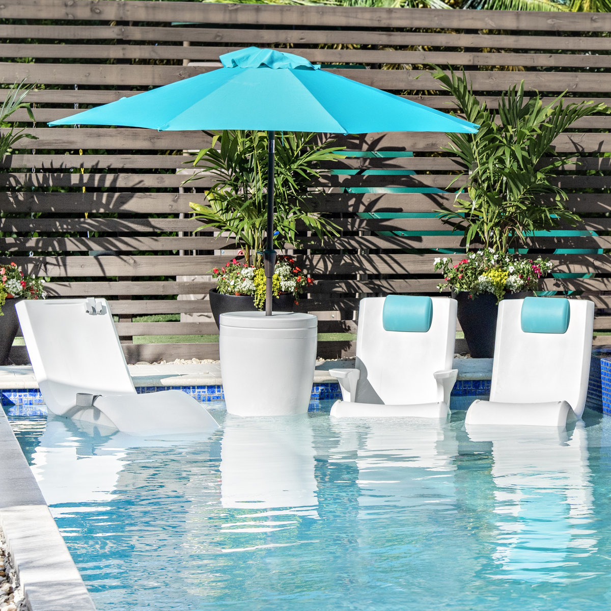 Step2 White Vero Plastic In-Pool Side Table and Umbrella Table Stand ...