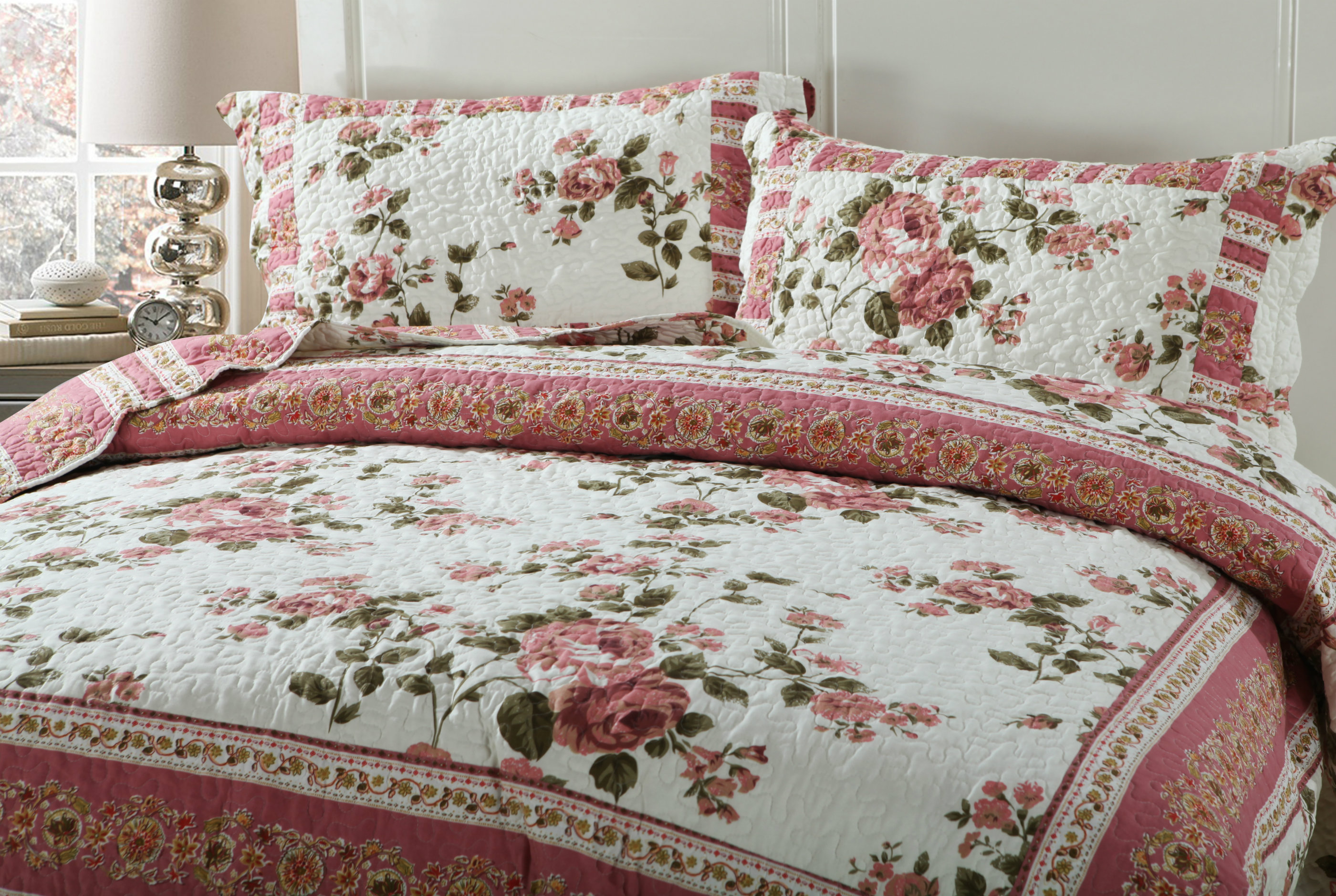 DaDa Bedding Reversible Quilt Set & Reviews | Wayfair