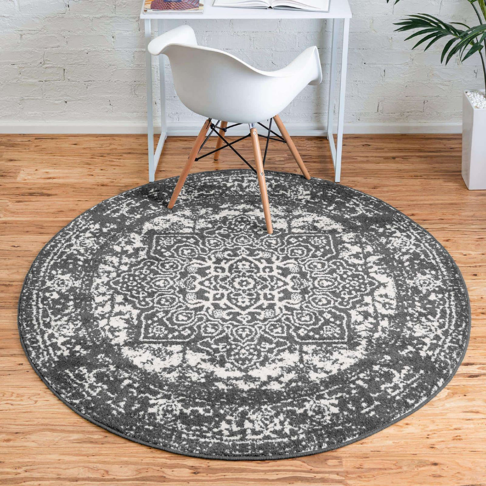 Bungalow Rose Tapis Traditional Endesha couleur pierre - Wayfair Canada