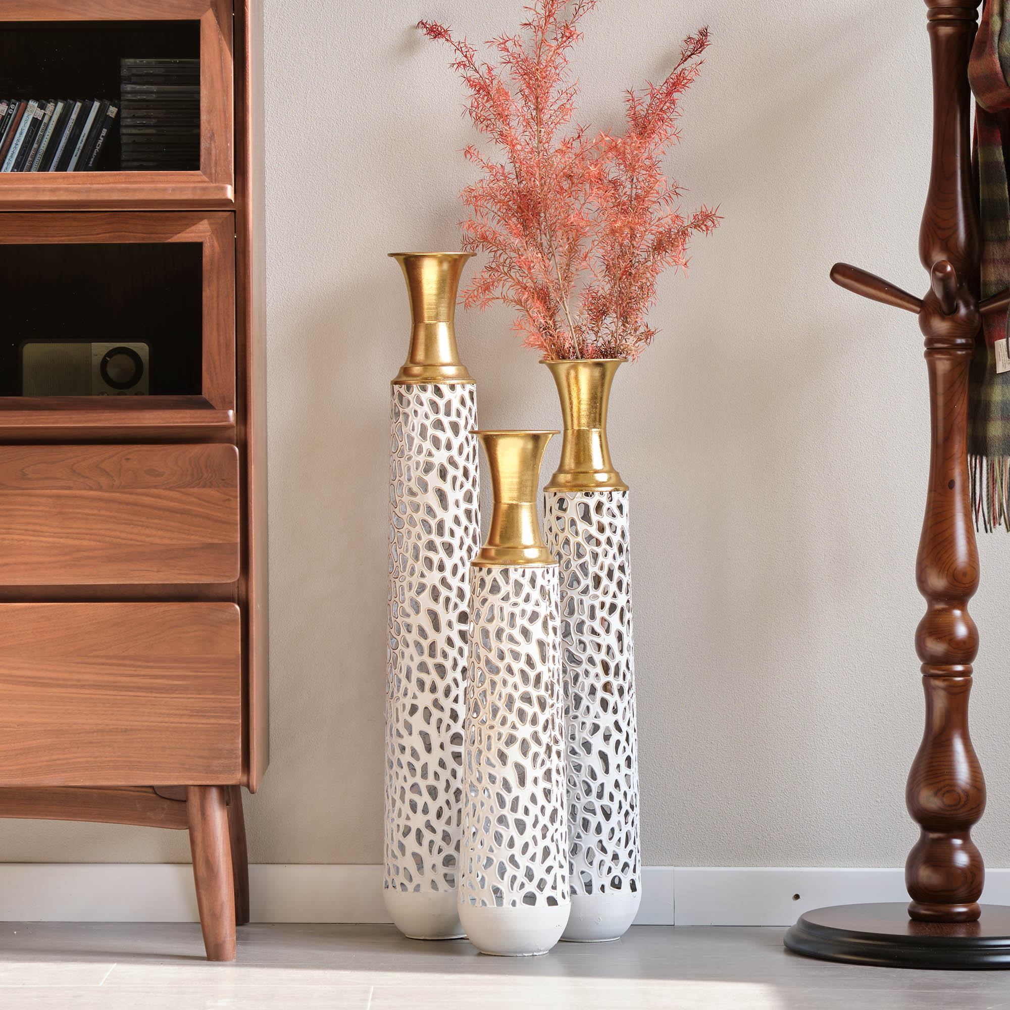 Everly Quinn 3-Piece Metal Floor Vases, Large Flower Vase, White Vase ...