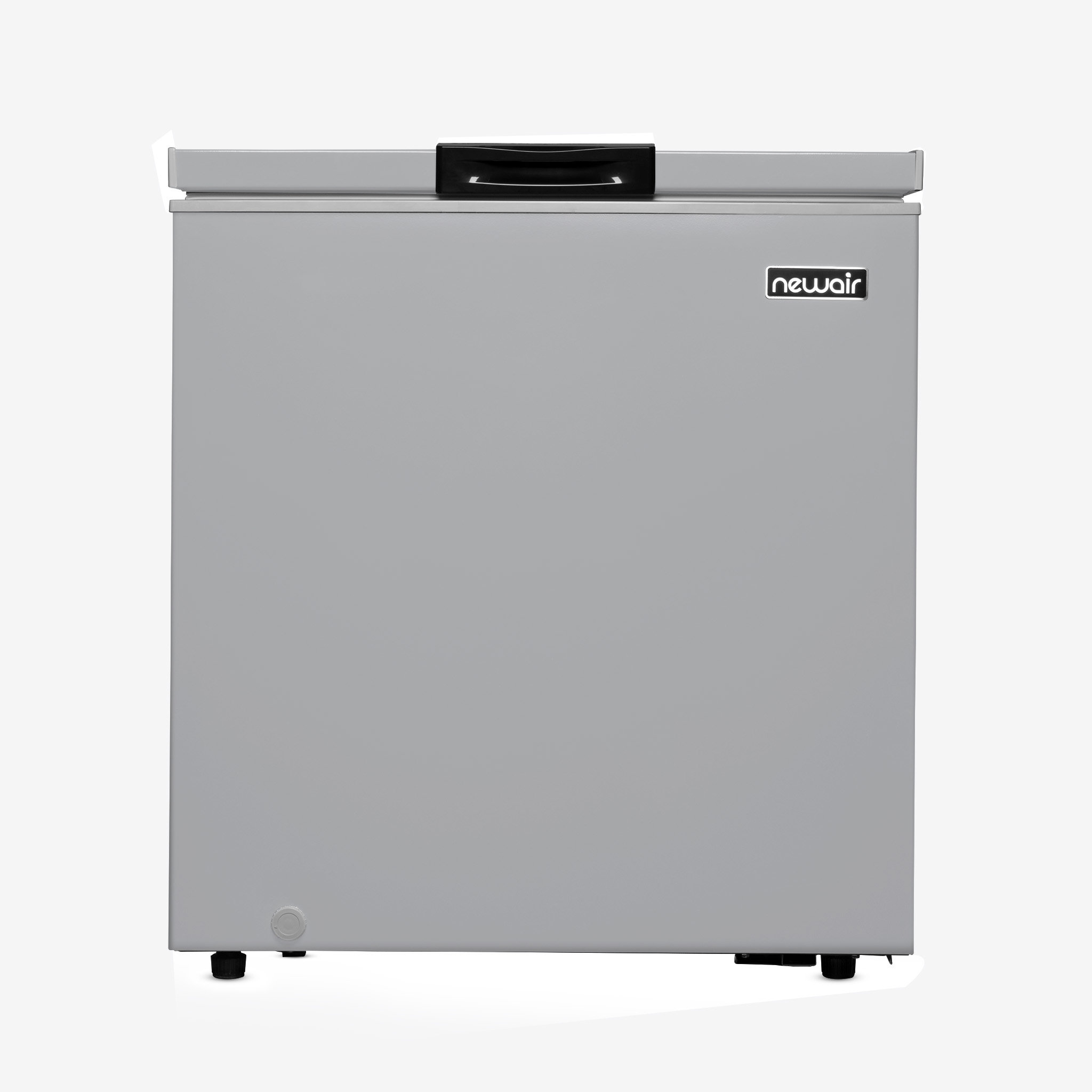 NewAir 5 cu. ft. Chest Freezer with Adjustable Temperature Controls ...