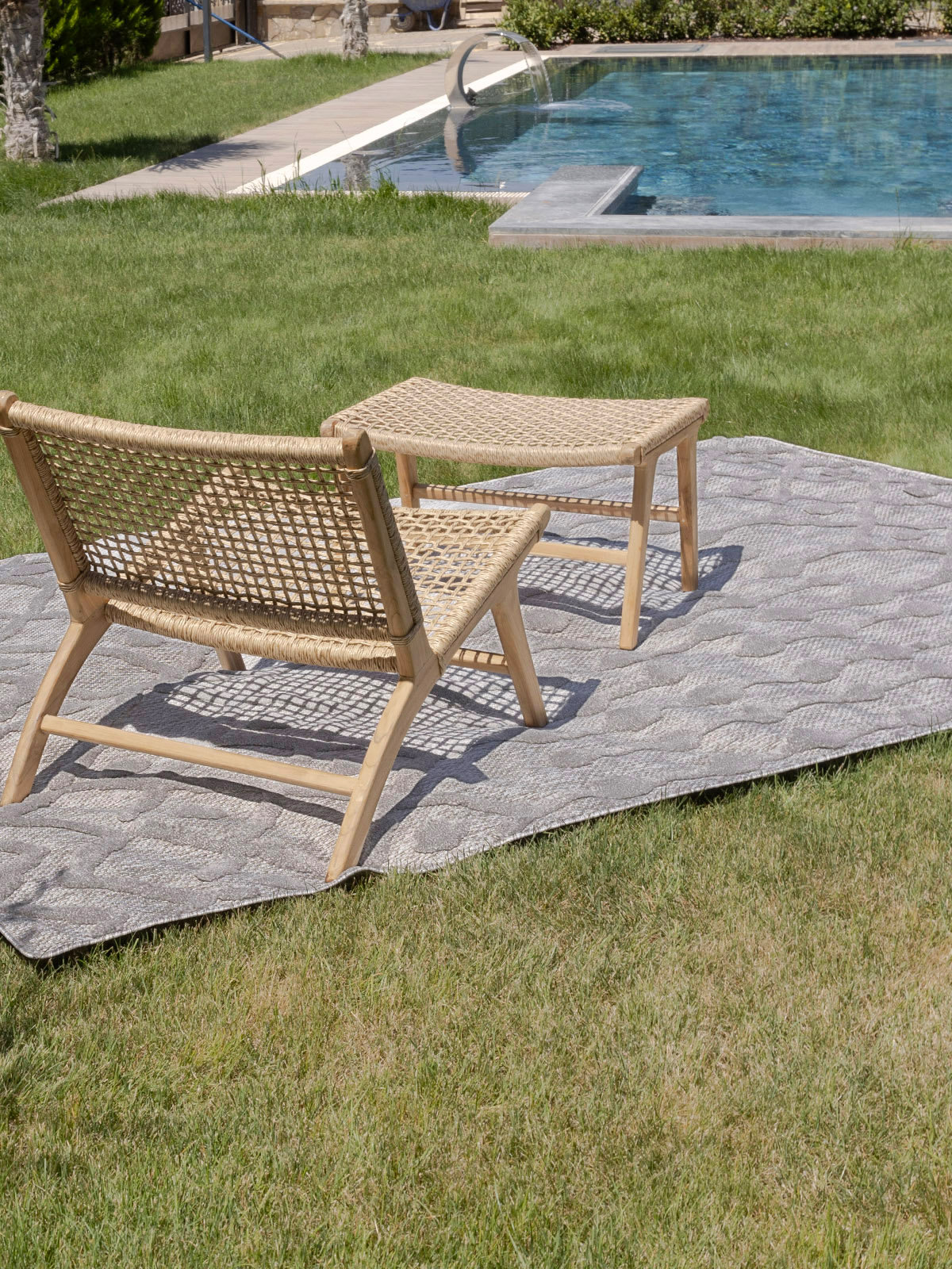 Ebern Designs Grey Aztec Area Rug, Machine Made using Polypropylene and ...