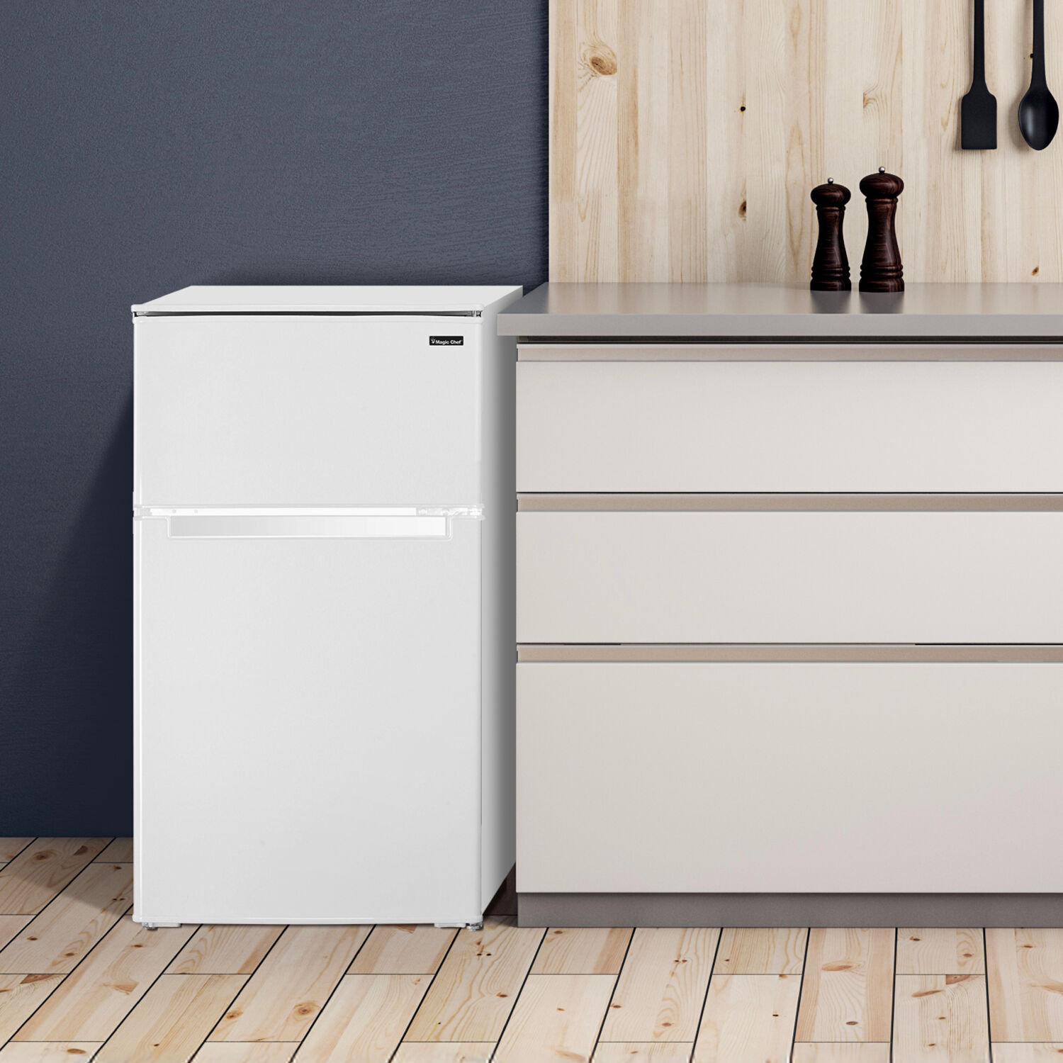 Magic Chef 20" 3.1 Cubic Feet Top Freezer Refrigerator | Wayfair