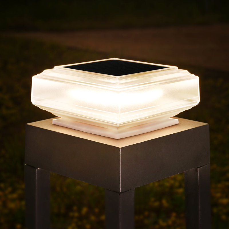 gigalumi Low Voltage Solar Powered Integrated LED Fence Post Cap Light ...