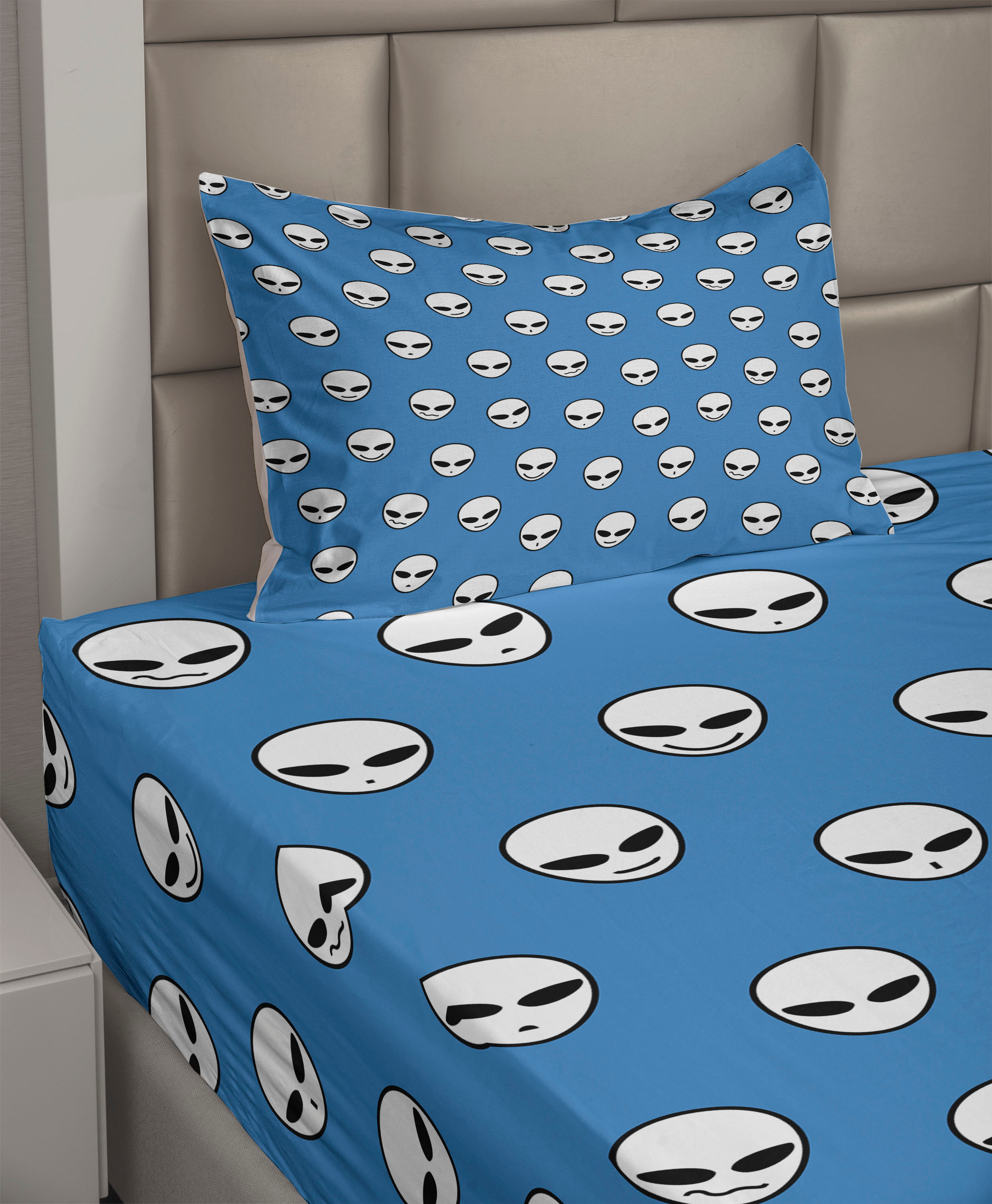Ambesonne Alien Sheet Set Extra-Terrestrials on Blue Deep Sky Blue and ...