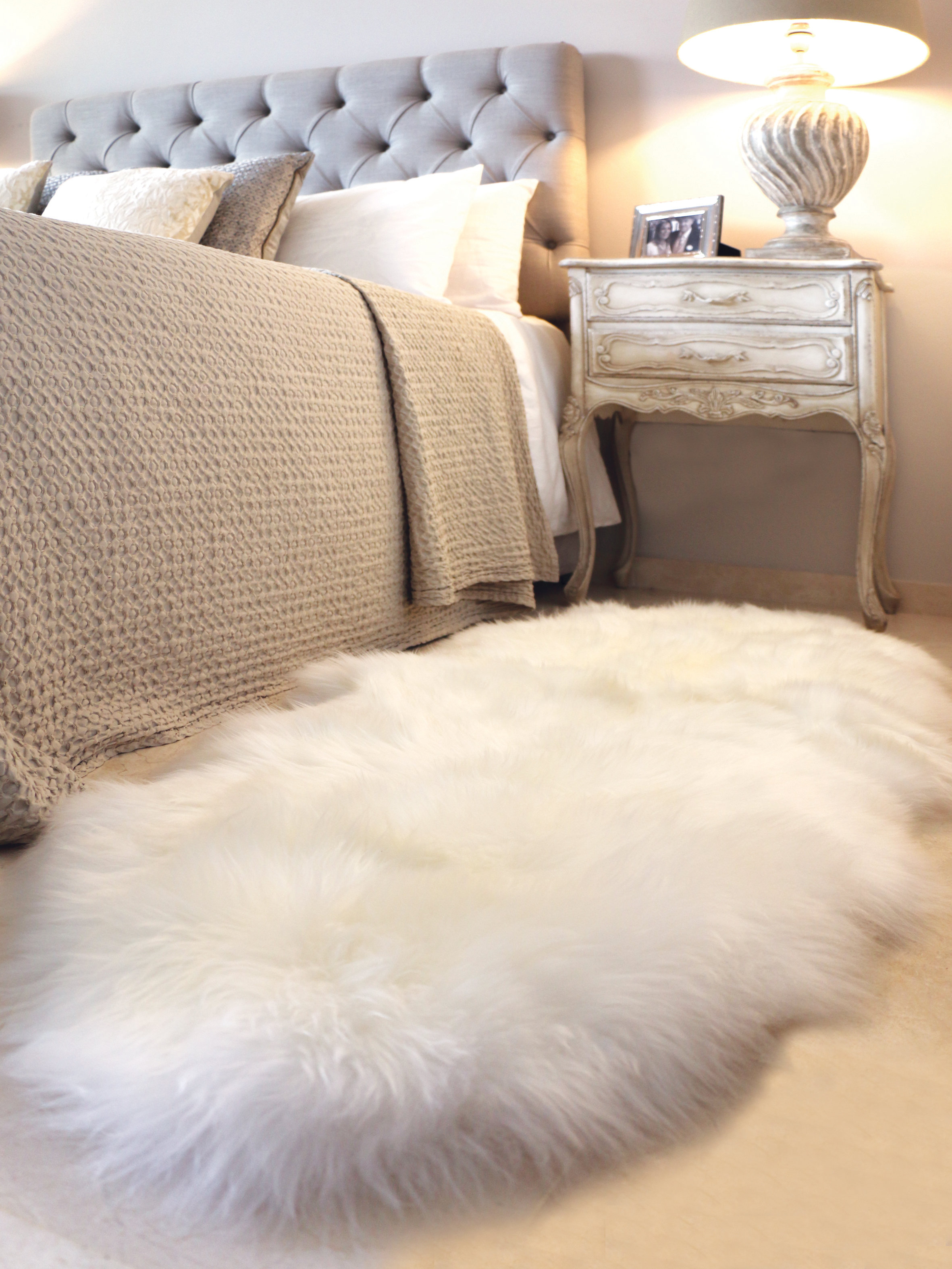 Fjørde & Co Fredrikstad Solid Colour Hand Woven Sheepskin White Area ...