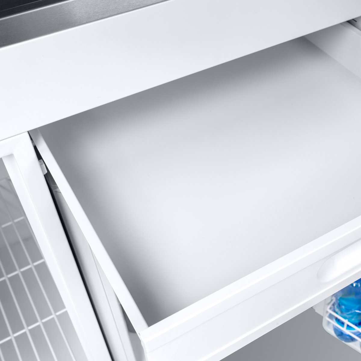 Avanti Products Avanti 36" Compact Miniature Kitchen & Reviews ...