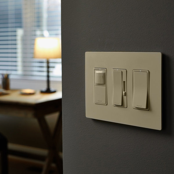 Legrand Radiant 15-Amp 4-Way Decorator Rocker Light Switch with Locator ...