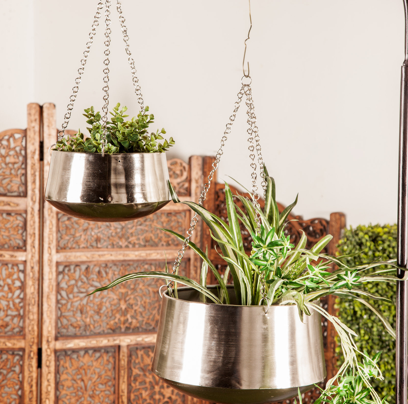 Wade Logan® Anterion 2-Piece Iron Hanging Planter Set & Reviews | Wayfair
