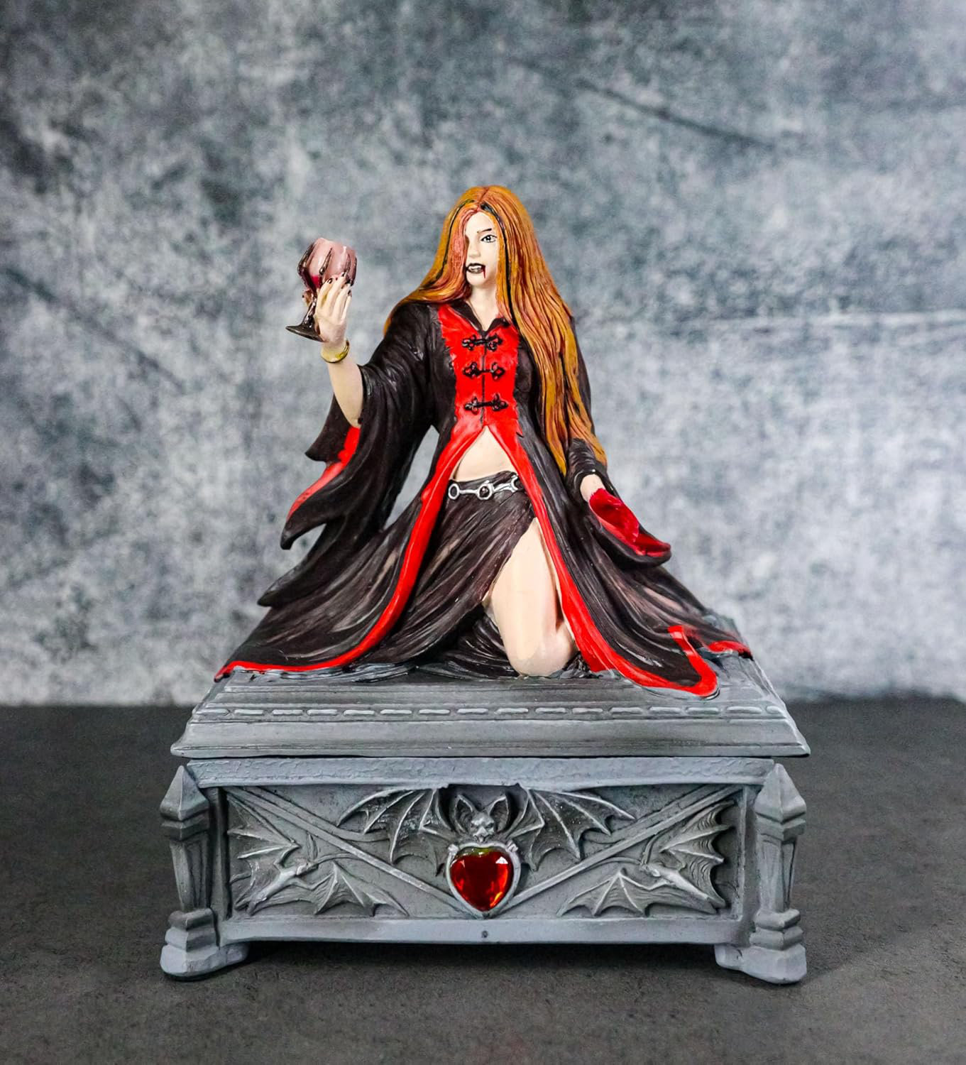 House of Hampton® Blood Moon Gothic Vampiress Drinking Chalice Of Blood ...