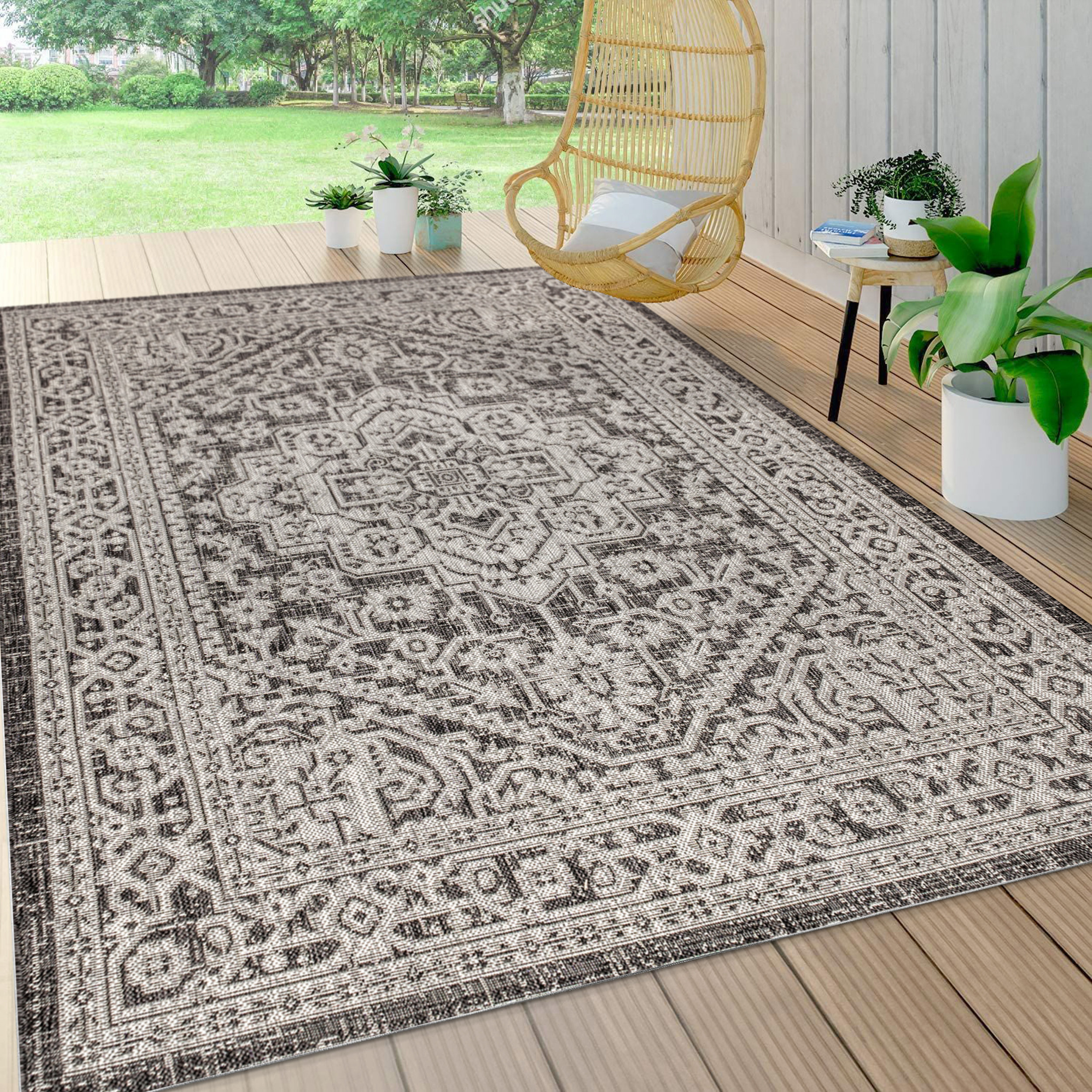 Bungalow Rose Moten Medallion Textured Weave Gray/Black Indoor/Outdoor ...
