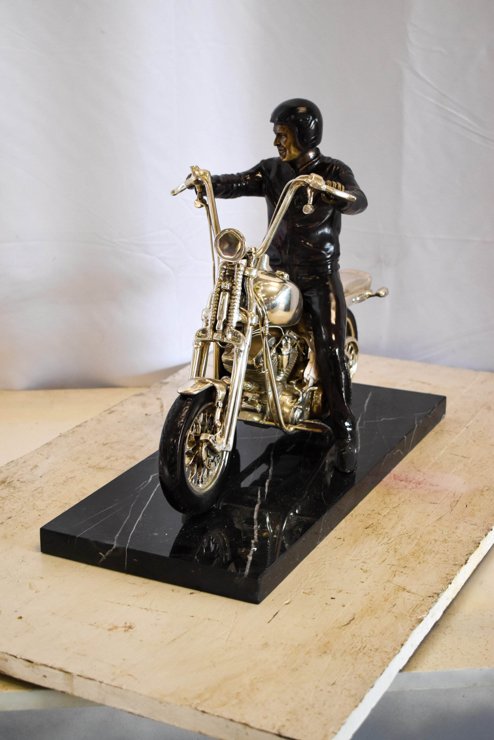 17 Stories Jemari People Bronze Garden Statue - Wayfair Canada