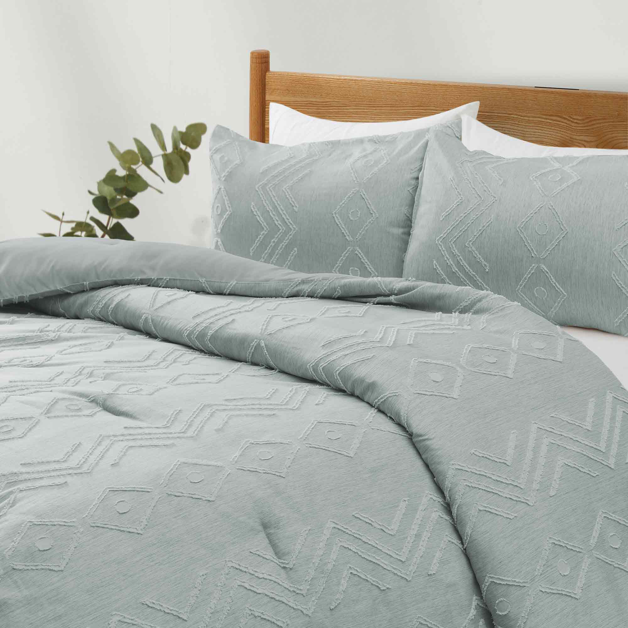 Peace Nest Clipped Tufted Embroidery All Season Comforter Set & Reviews ...