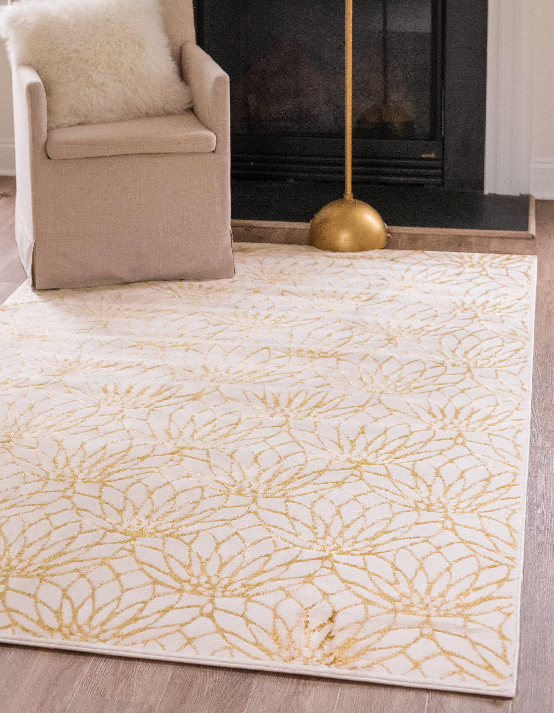 Marilyn Monroe Glitzy Geometric Ivory/Gold Area Rug & Reviews | Wayfair