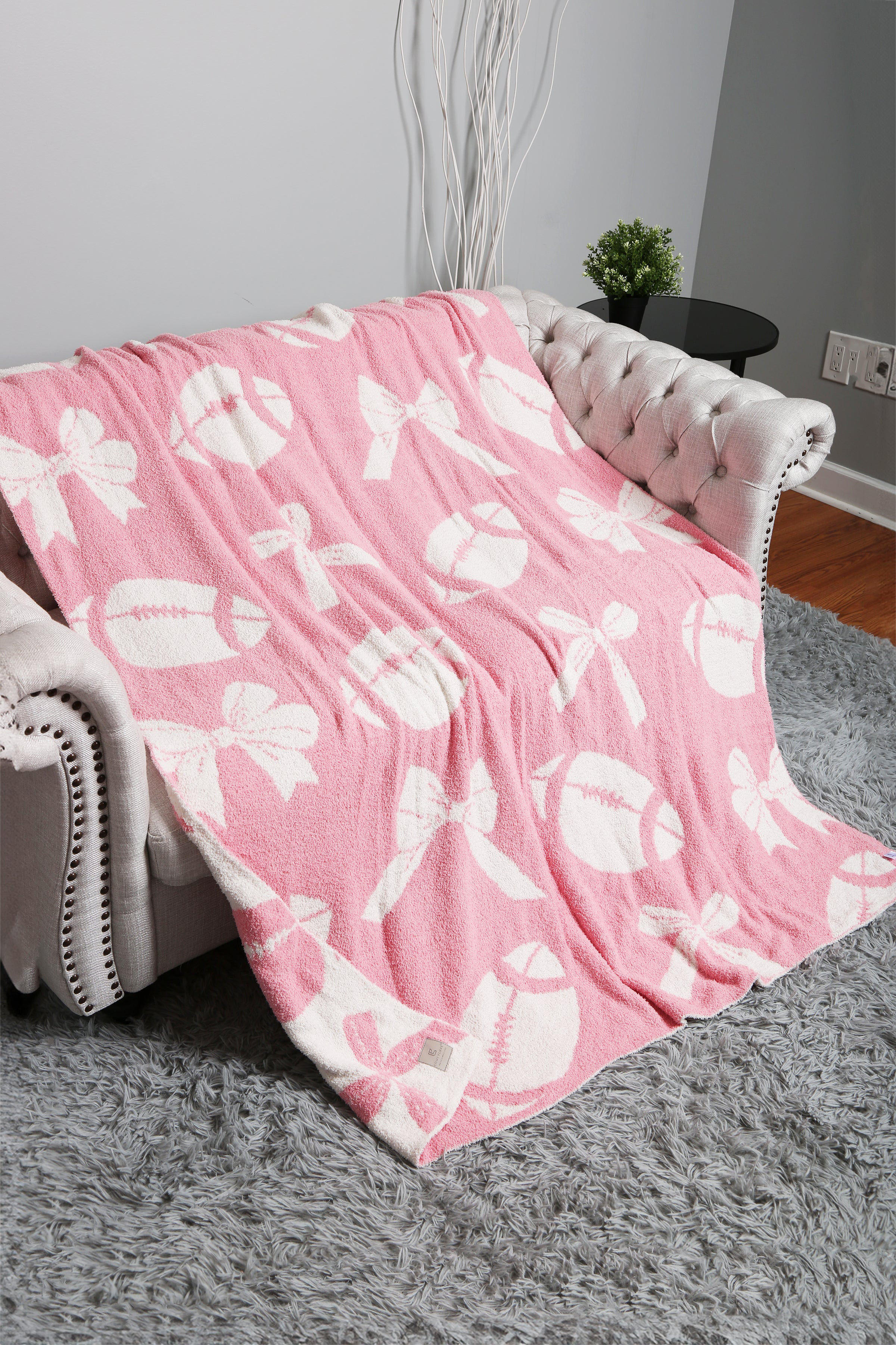 COMFYLUXE Football Ribbon Luxury Soft Throw Blanket - PINK | Wayfair