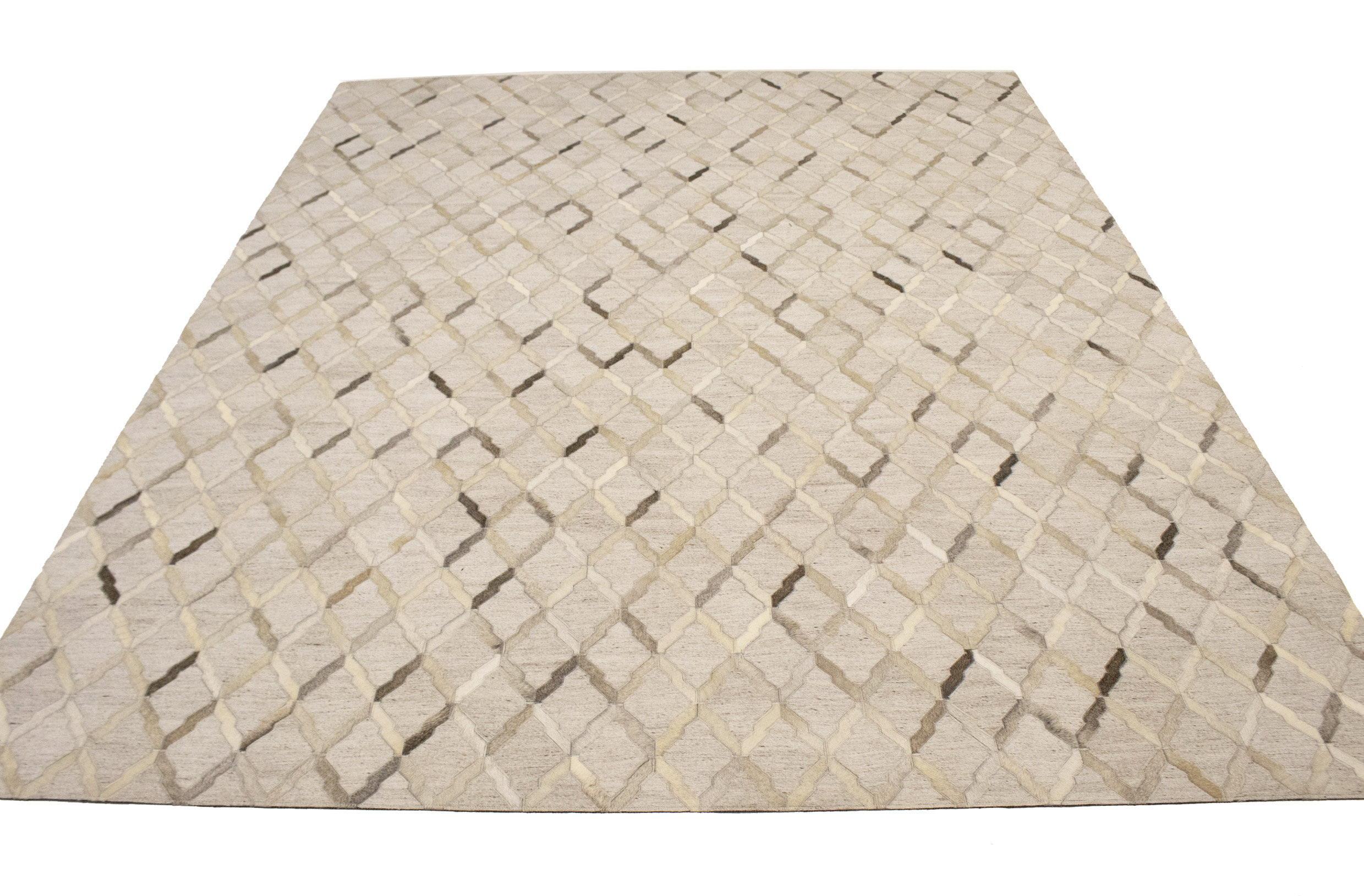 Everly Quinn Silver Modern 8X8 Leather & Faux Oriental Round Rug | Wayfair