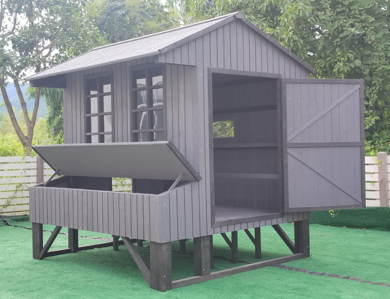 Rugged Ranch 24 Square Feet Chicken Coop with Nesting Box For Up To 10 ...