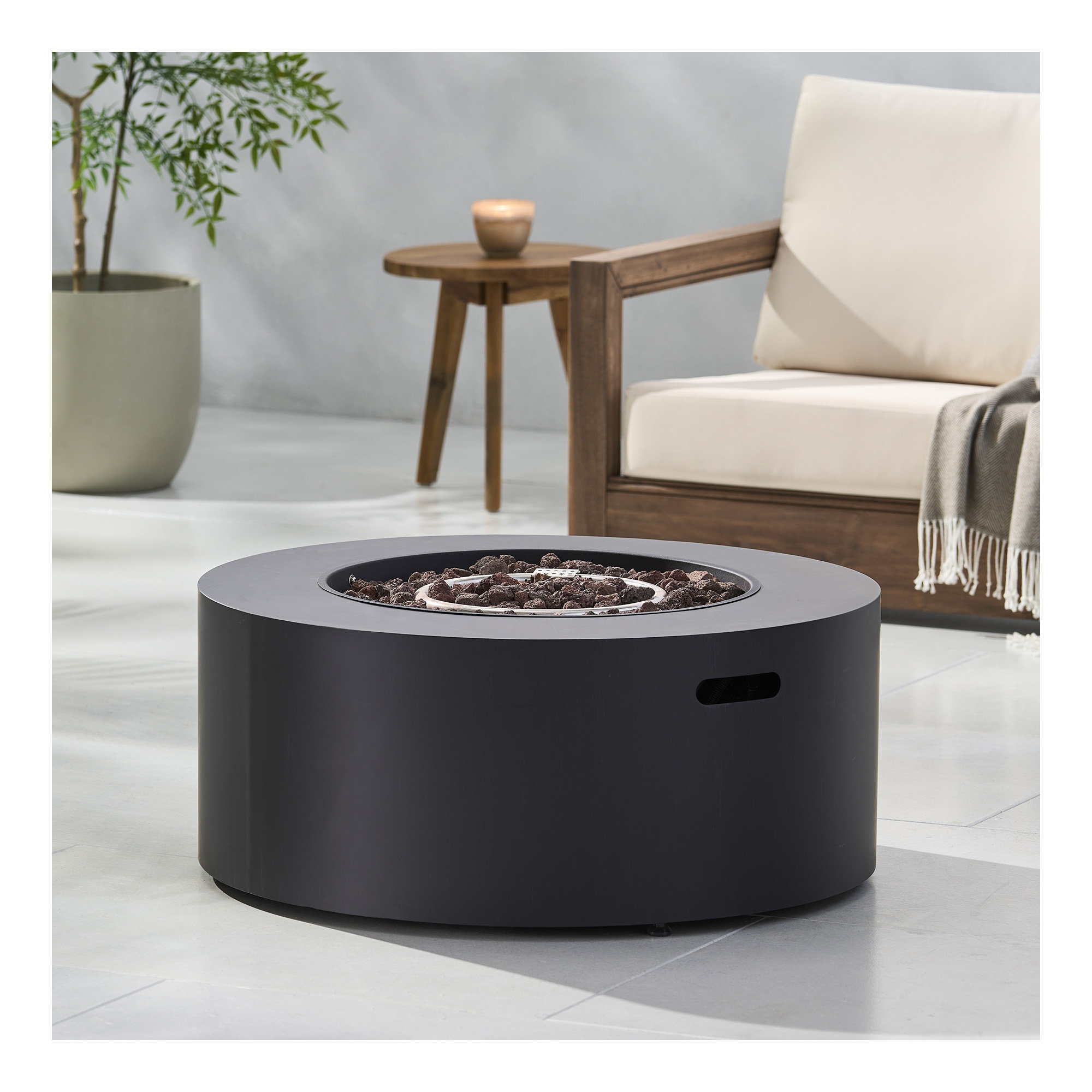 Ebern Designs Foyer d'extérieur au propane en fer 32 po 40 000 BTU rond ...