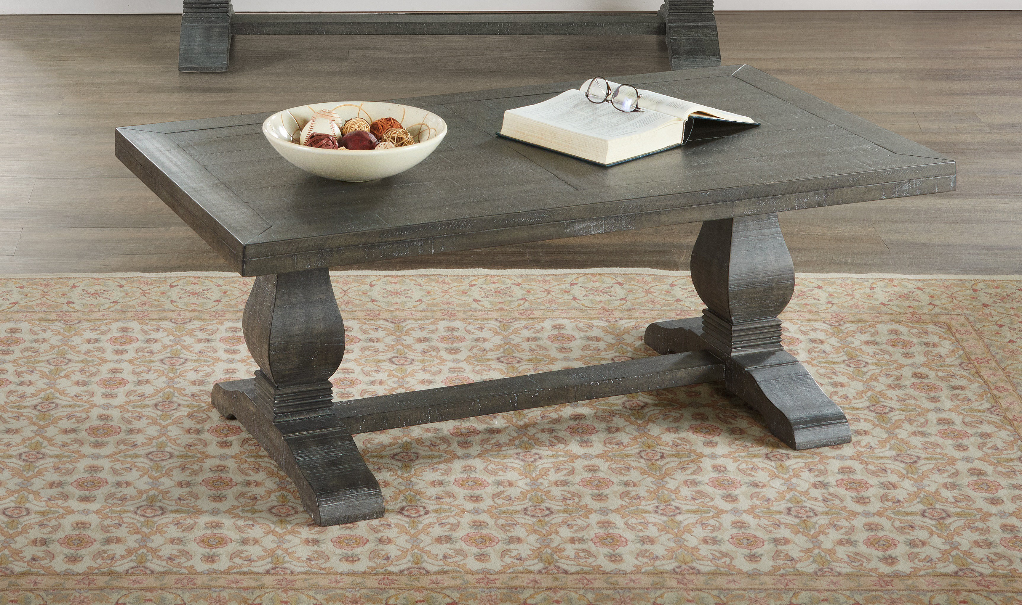 The Twillery Co. Table basse à piédestal en bois massif Sarcoline et ...
