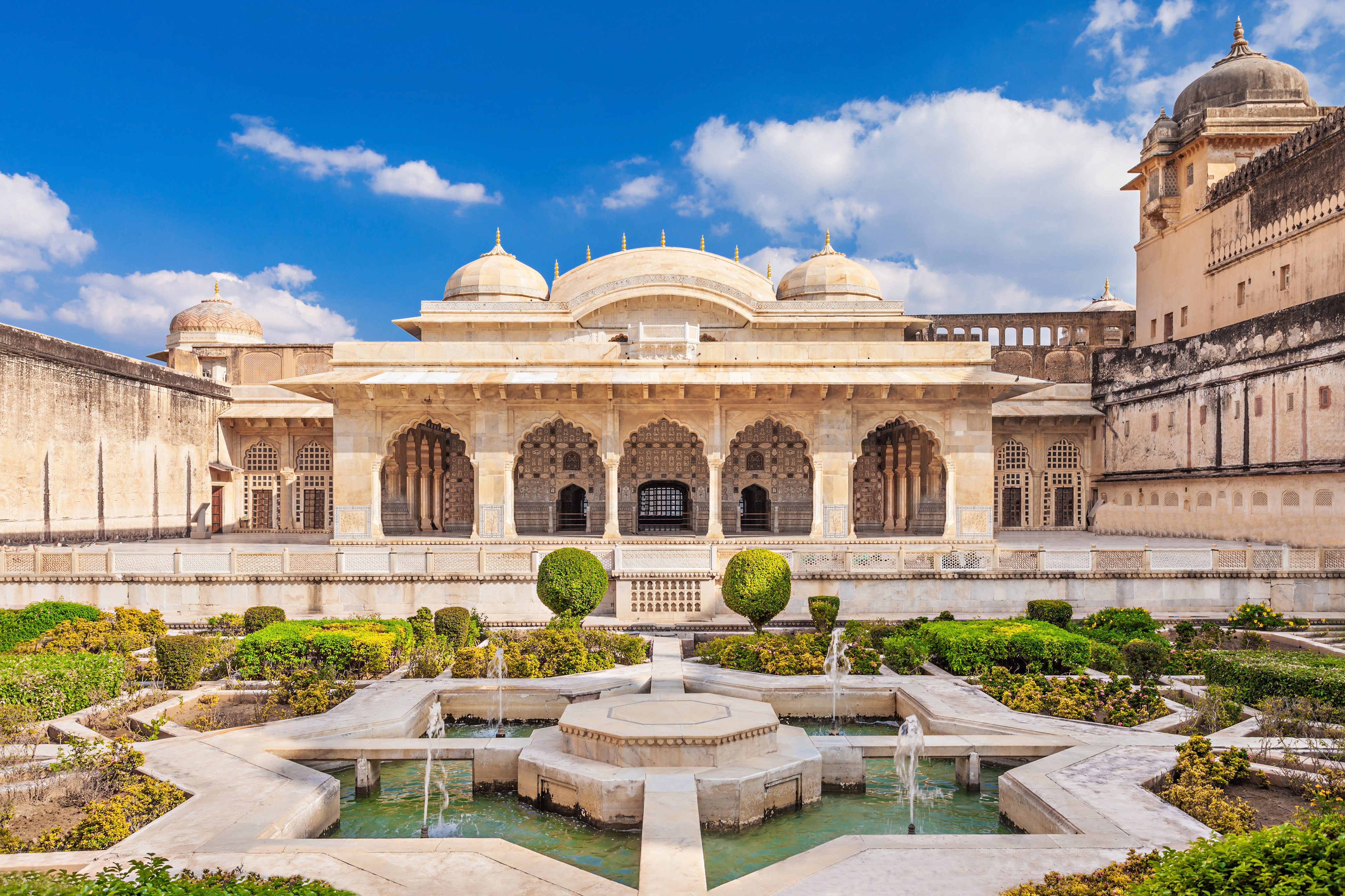 Ebern Designs Amer Fort Near Jaipur On Canvas by Saiko3P Photograph ...
