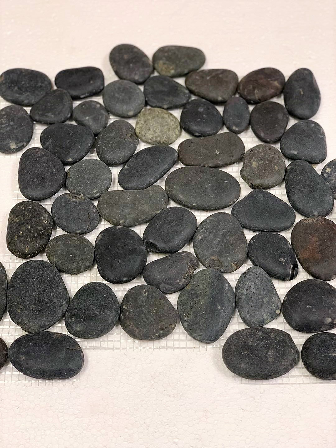 FuStone Black Natural River Pebble Tile Tahiti Tumbled 12" x 12"Mosaic ...