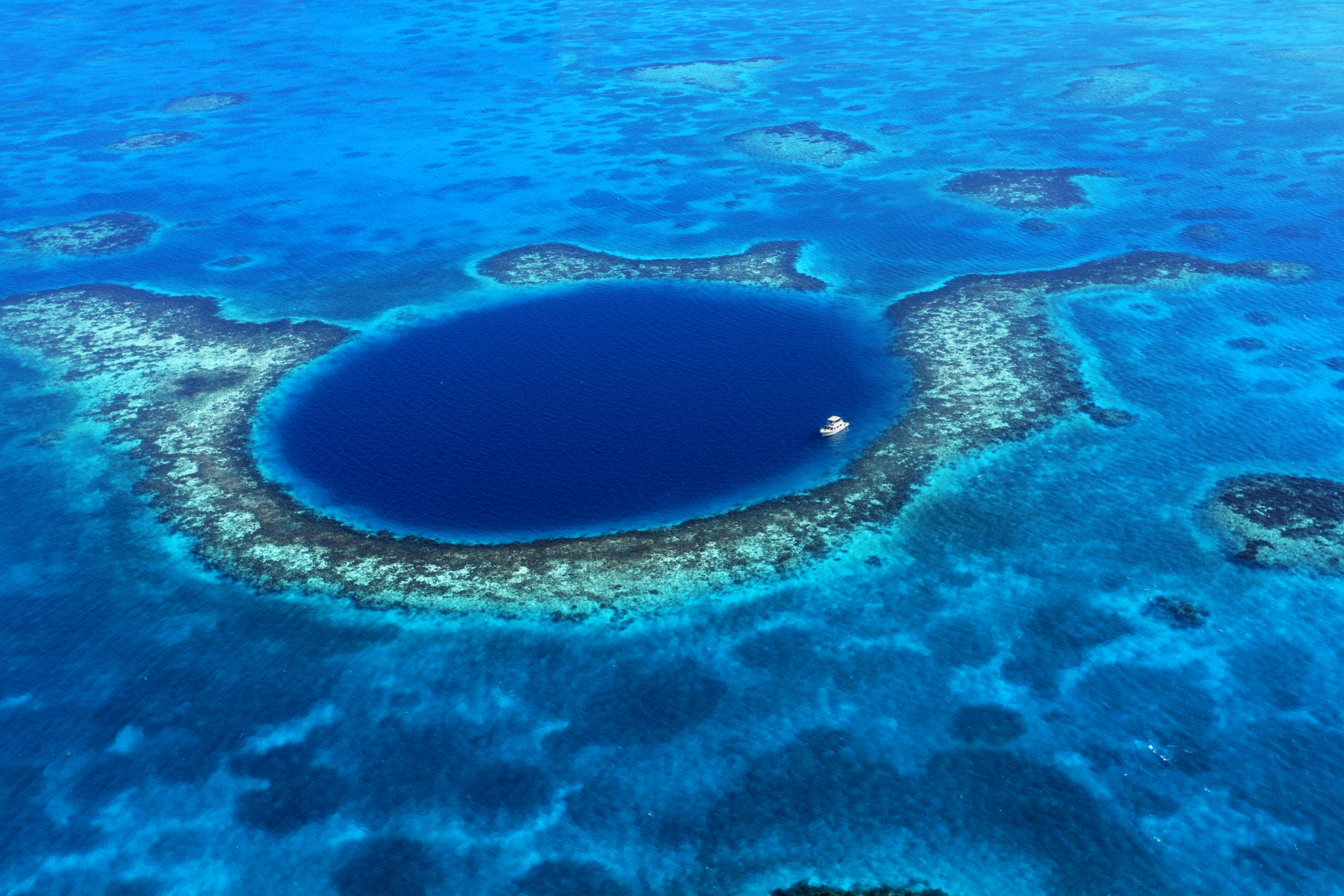Highland Dunes Great Blue Hole Belize by Dny59 | Wayfair