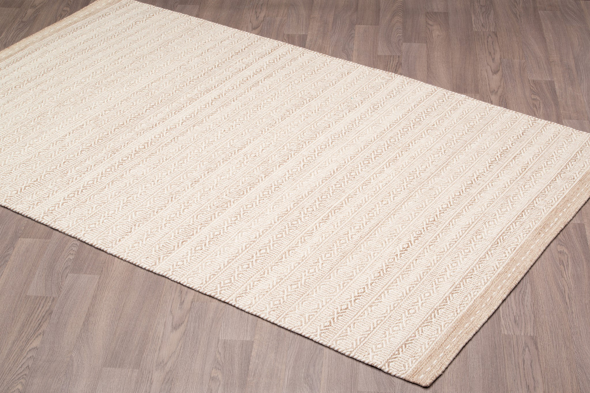Foundry Select Tapis géométrique en laine fabriqué à la main en beige et blanc - Wayfair Canada