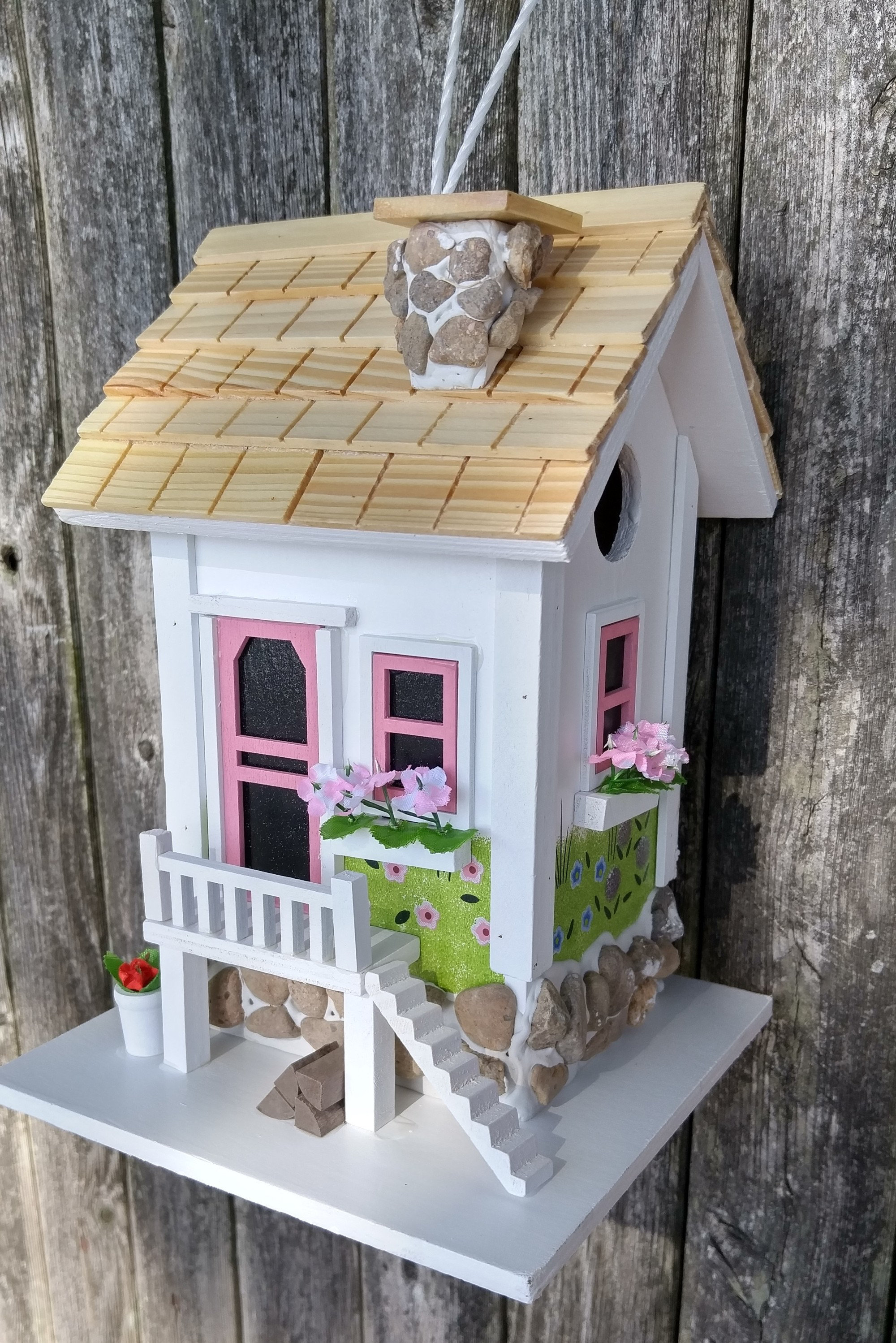 Home Bazaar Hatchling Series May Cottage 9.5 in x 7 in x 7 in Birdhouse ...