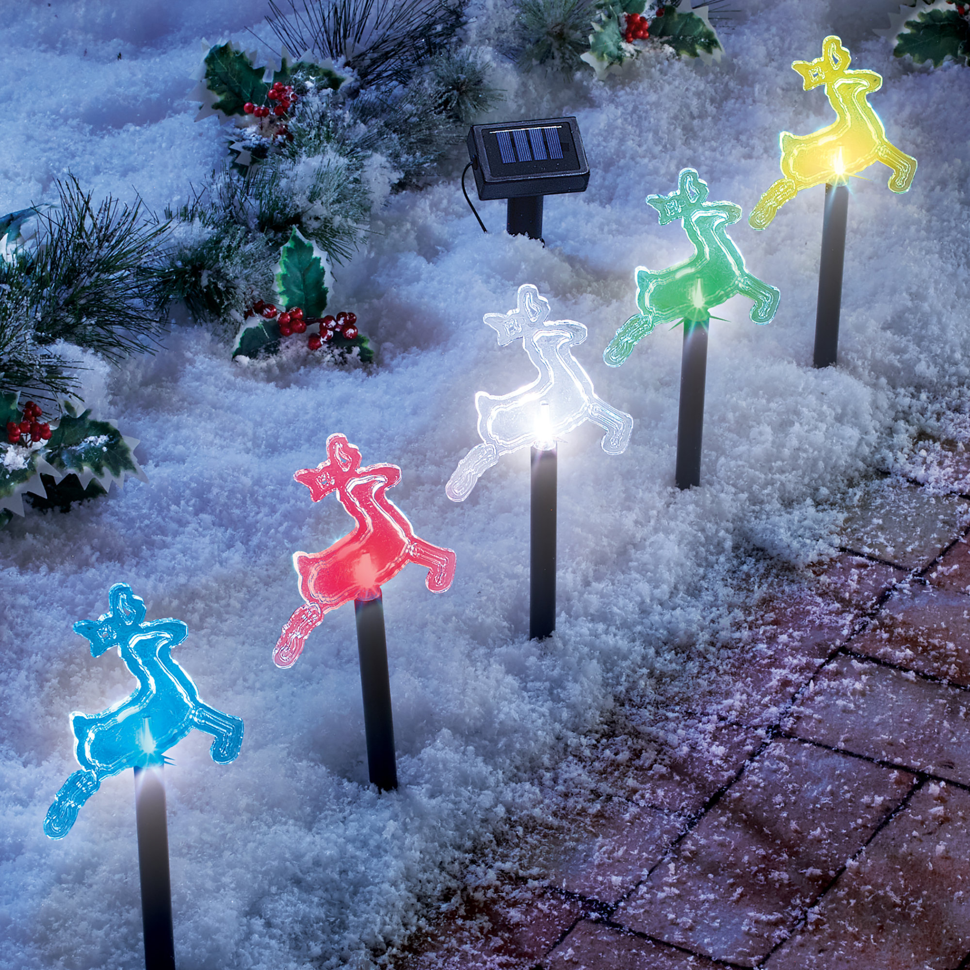 The Holiday Aisle® Colour Changing Reindeer Lawn Art - Set of 5 ...