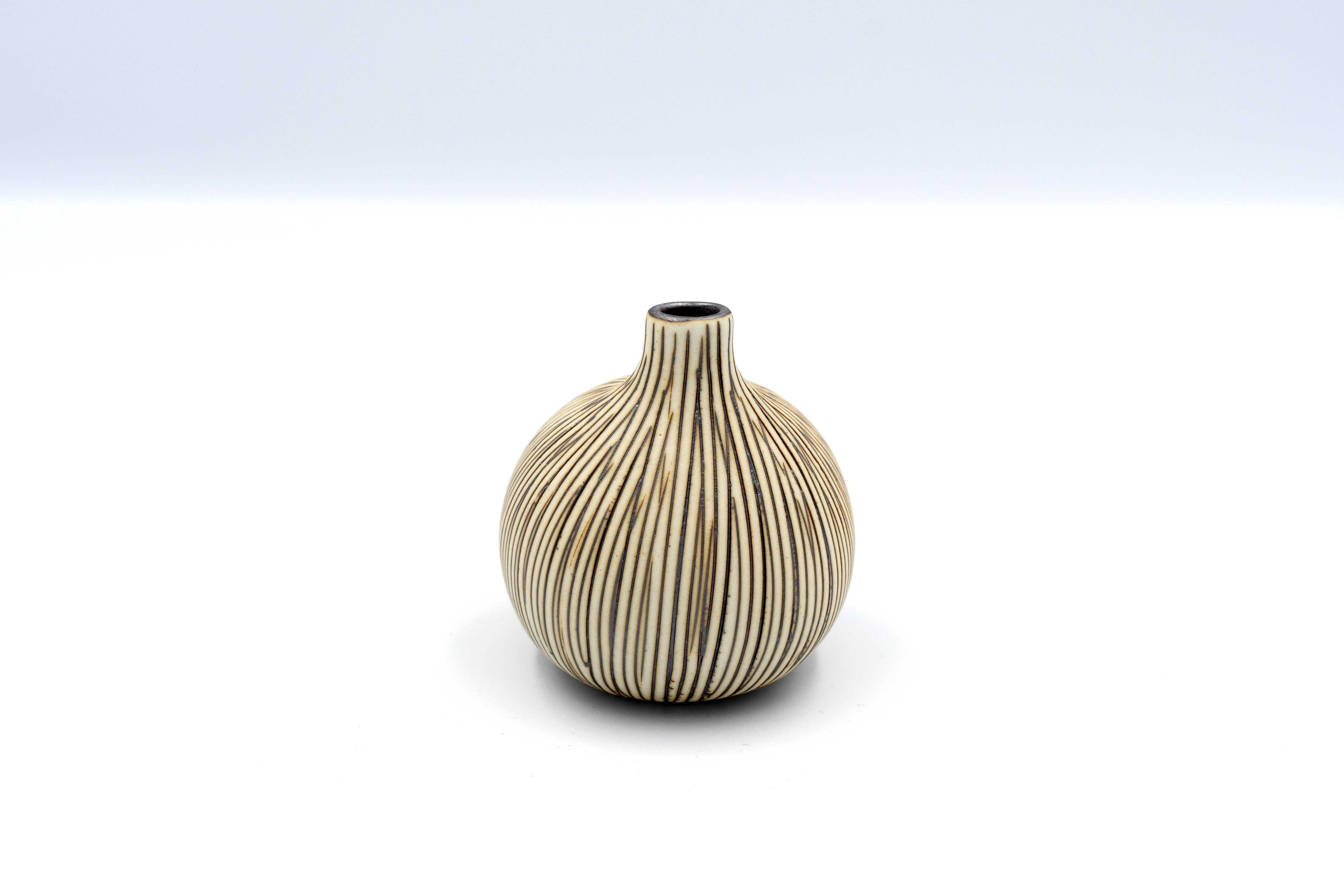Breakwater Bay Hucksley Bud Porcelain Table Vase - Wayfair Canada