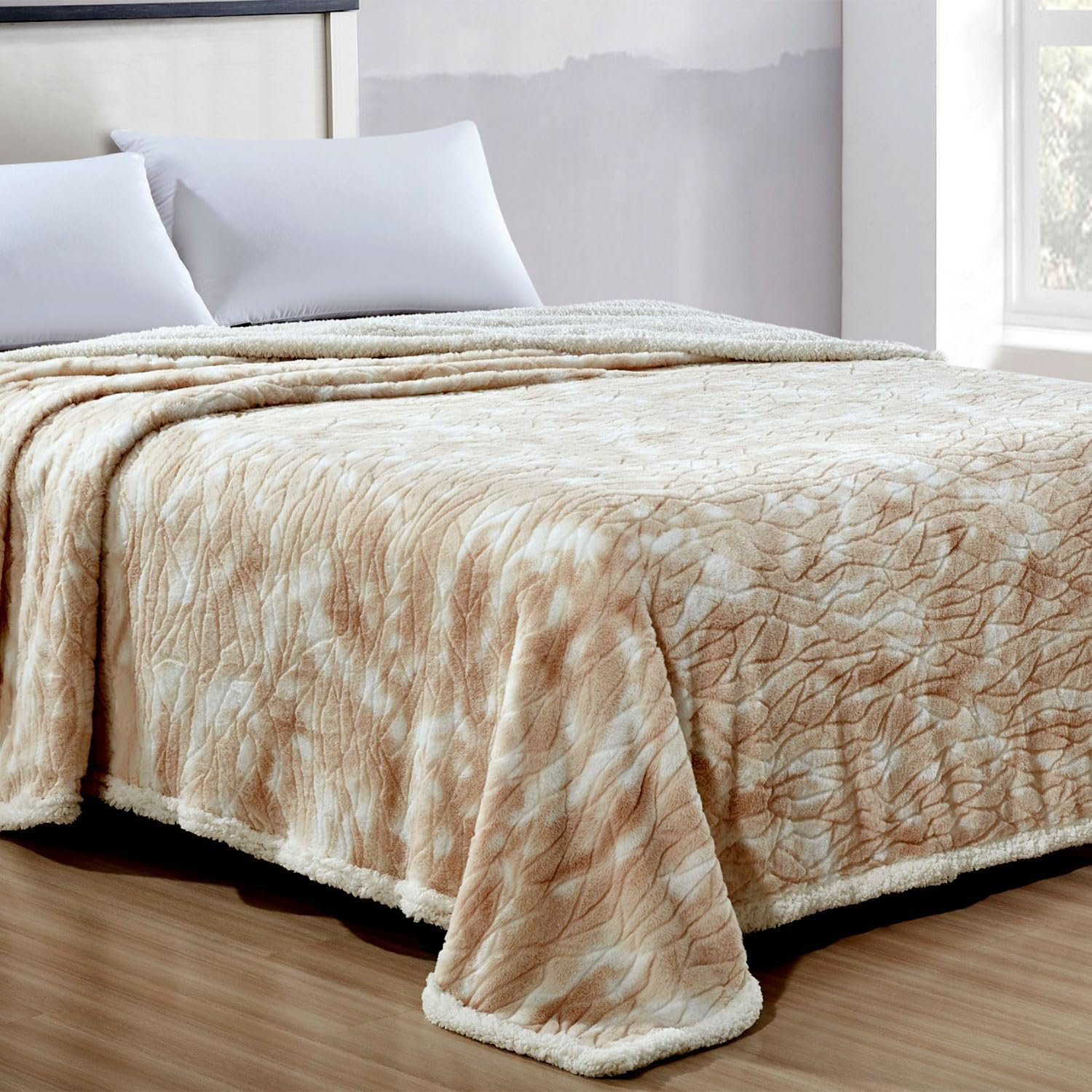 Ben and Jonah Ben & Jonah Faux Fur Blanket, Alaska Beige, Queen Size ...