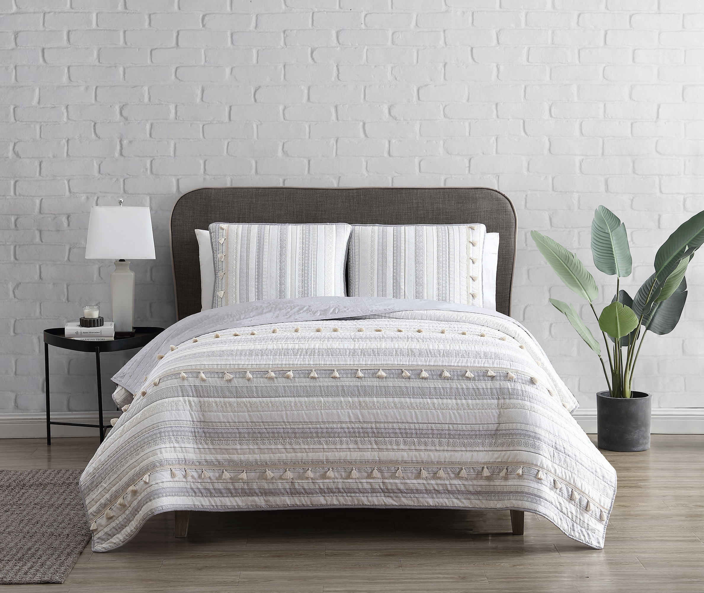 DESIGN STUDIO Boho Ribbon Grey All-Season Soft Microfiber Quilt Set ...