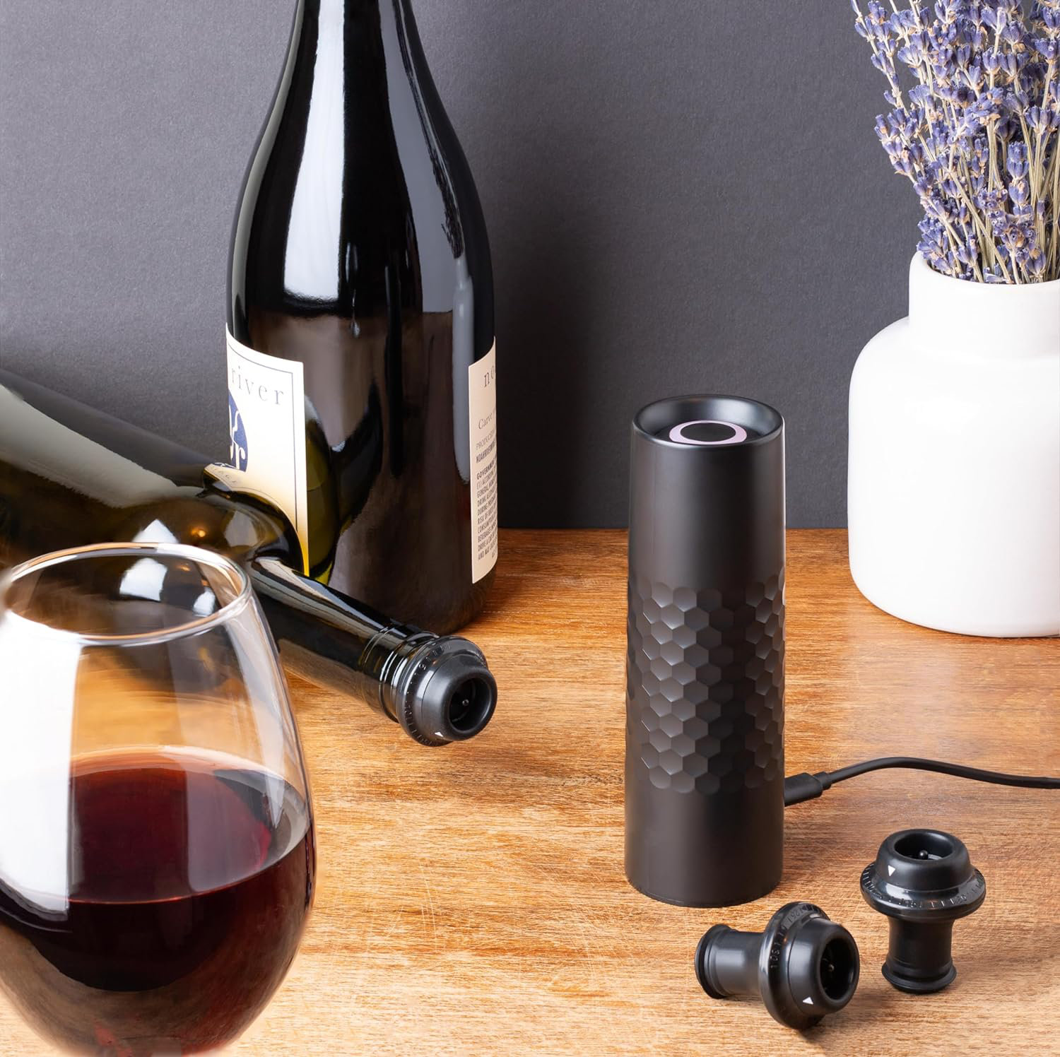 Levare Rechargeable Wine Saver Vacuum Pump Sealer - USB-C Charger, 4 ...