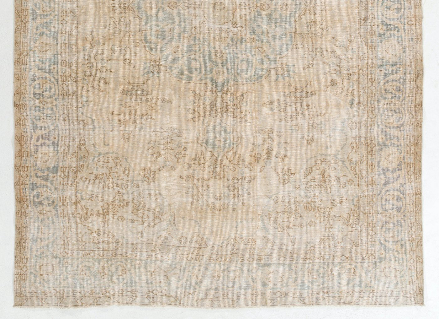 RugSpecialist Hand Knotted Vintage Medallion Design Anatolian Rug in ...