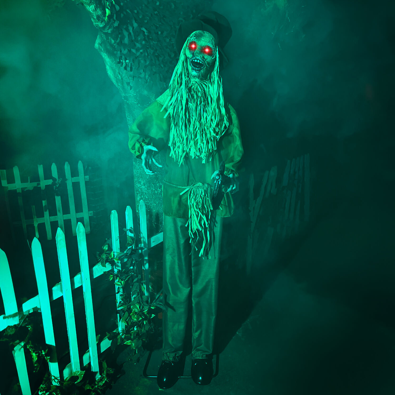Haunted Hill Farm Lifesize Animatronic Haunted Scarecrow for covered ...