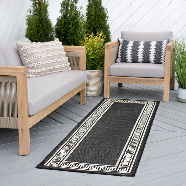 Beachcrest Home Seraphine Geometric Indoor / Outdoor Rug & Reviews ...