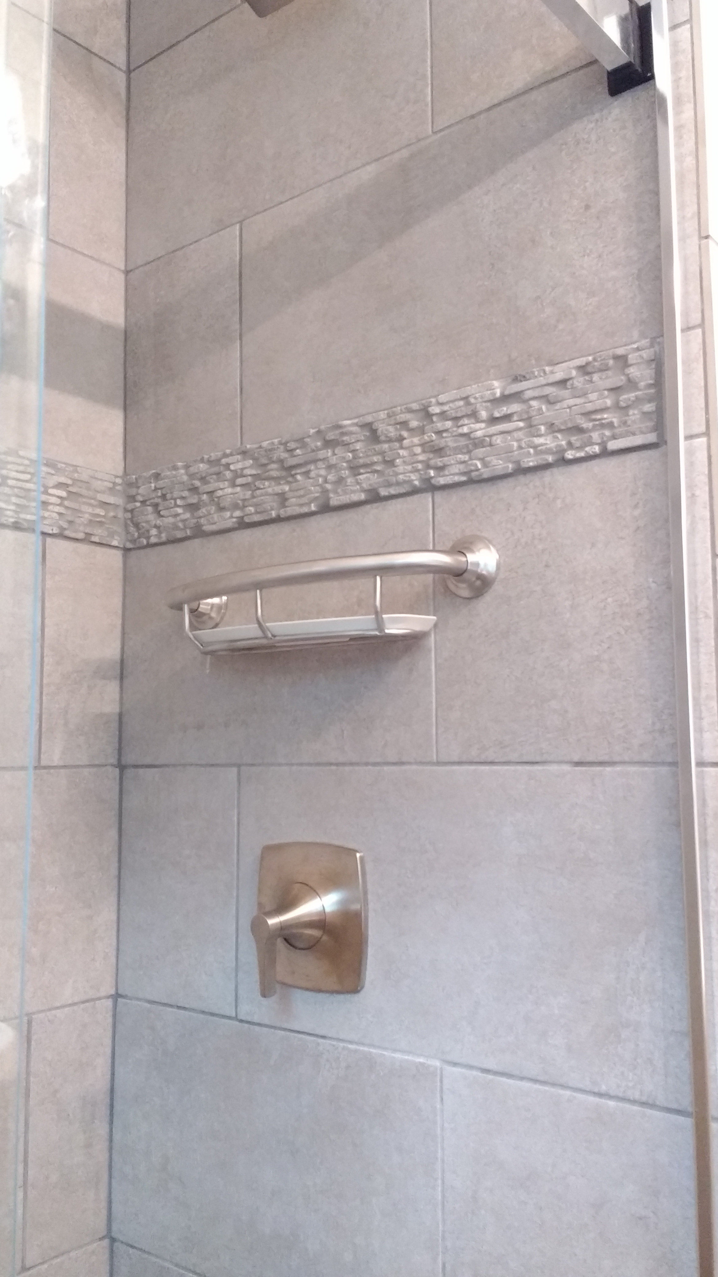 CNK Tile Kapuas Stone Gray Natural Pebble Mosaic Tile 12"x12" Mesh ...