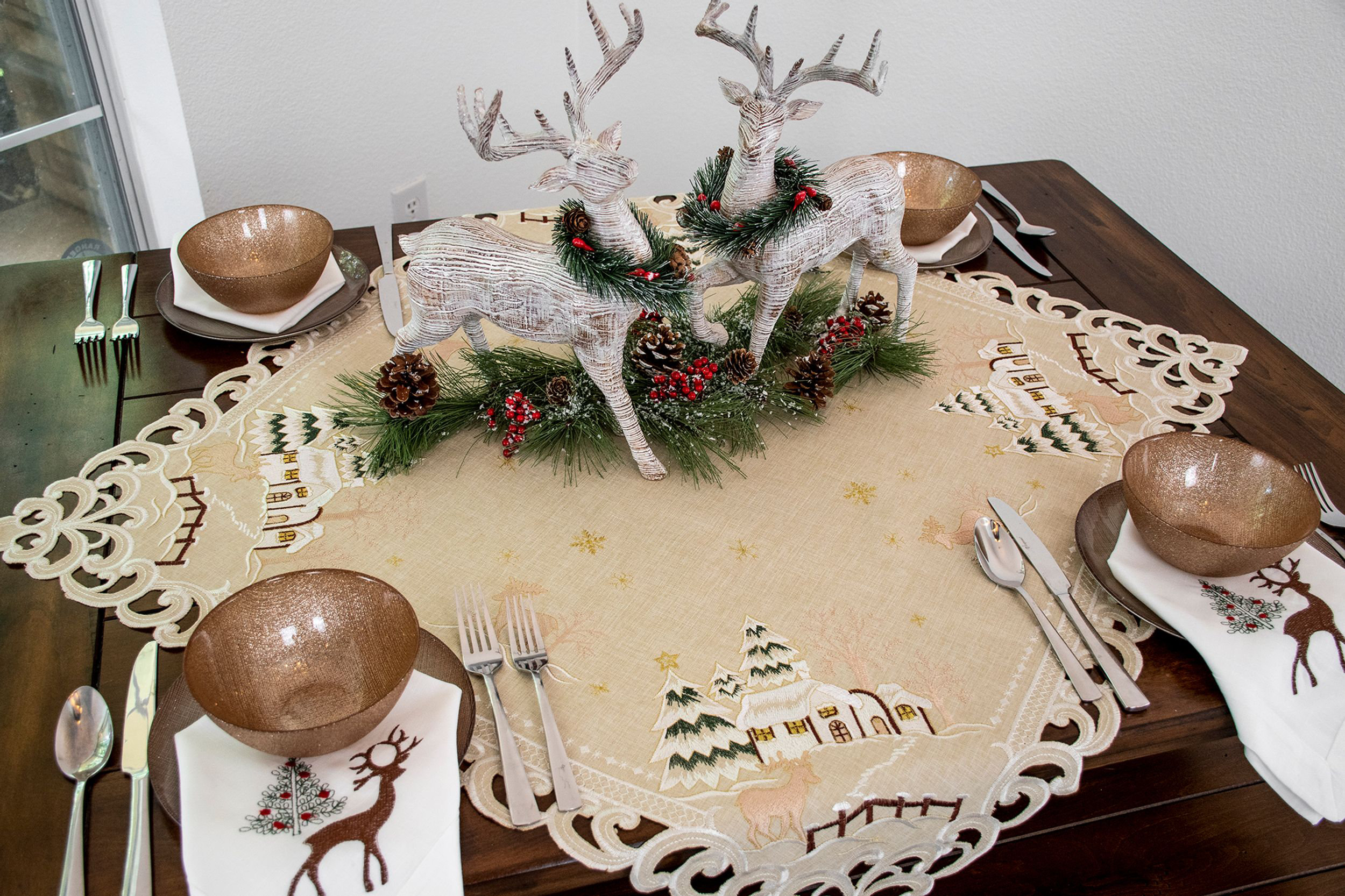 The Holiday Aisle® Ikeda Beige Winter Snow Scene Table Topper (33 ...