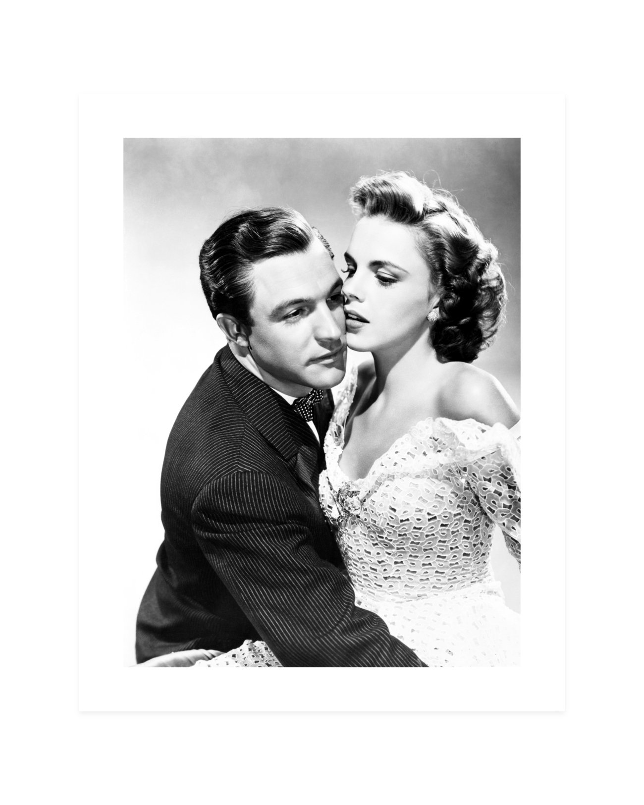 Globe Photos Entertainment & Media Gene Kelly Embracing Judy Garland ...