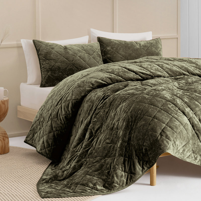 Wonderful Textile Wonderful Velvet Crushed Velvet & Flannel Quilt Sets ...