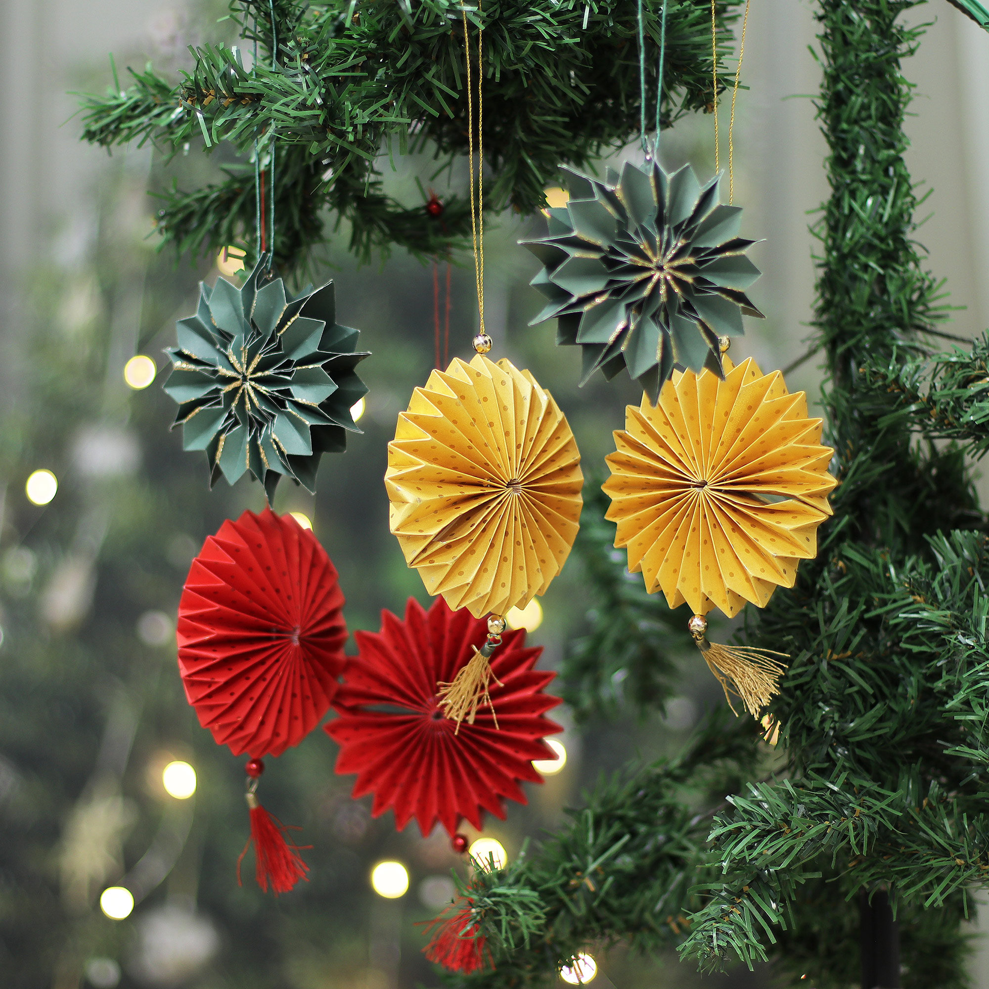 Dakota Fields Handmade Blooms Of Christmas Paper Ornaments (Set Of 6 ...