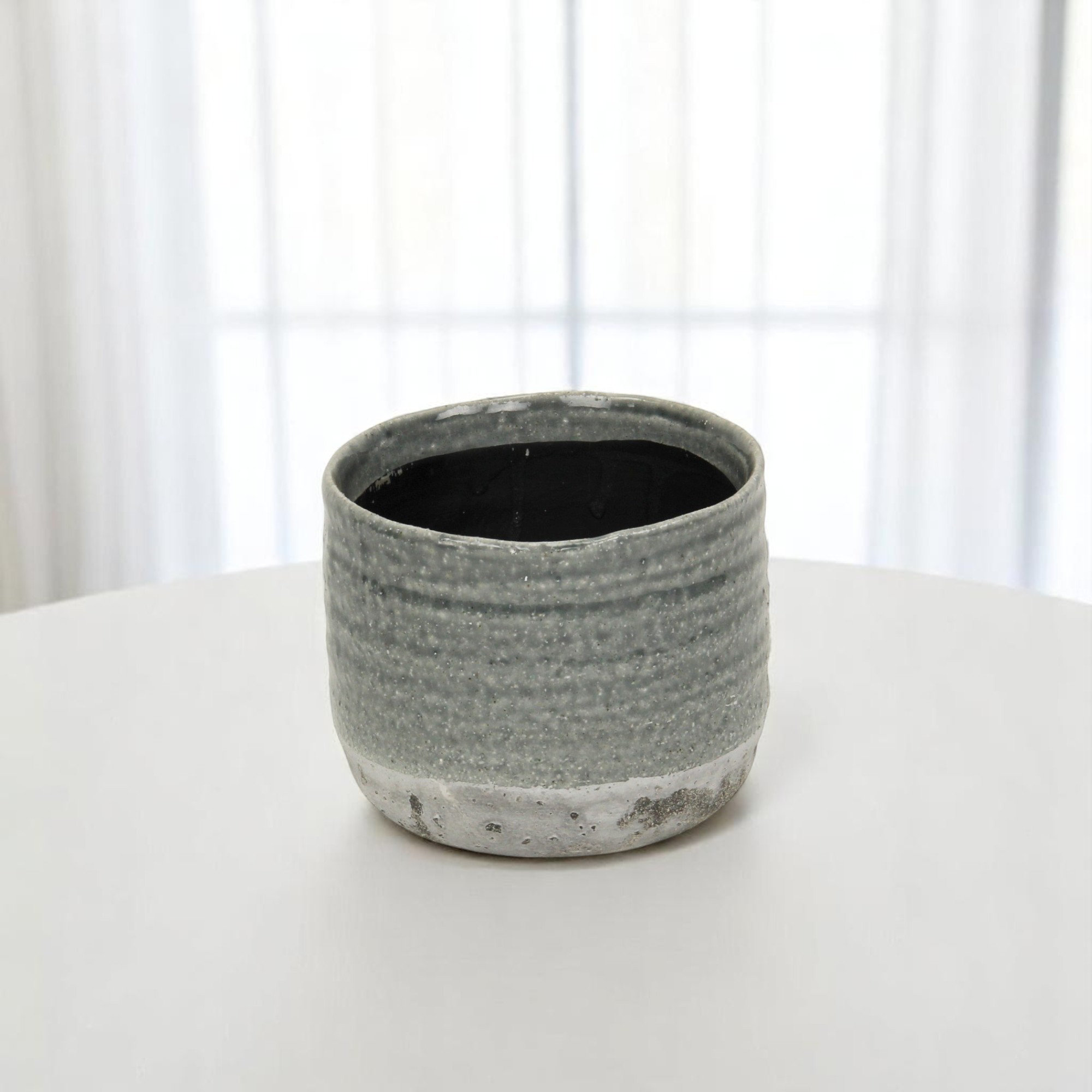 HomeRoots Gray Ceramic 19 Ounce Two Toned Round Distressed Pot Planter ...