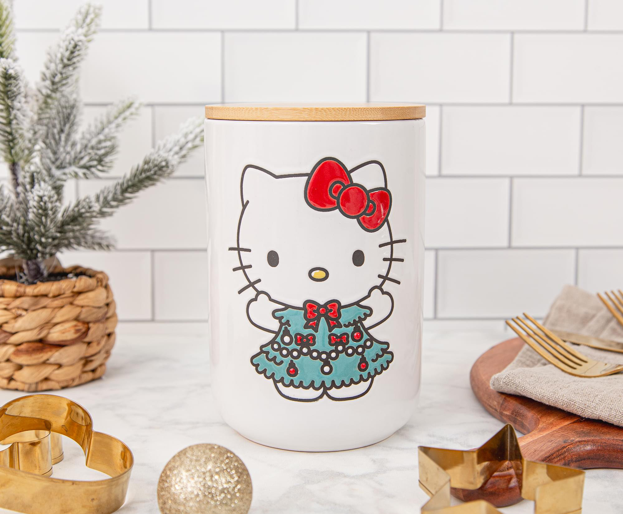 George Oliver Sanrio Hello Kitty Holiday 7-Inch Ceramic Snack Jar ...