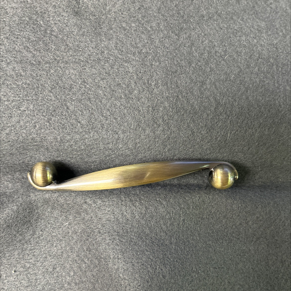 D. Lawless Hardware (25-Pack) 3-3/4" S Ball Style Pull Antique Brass ...